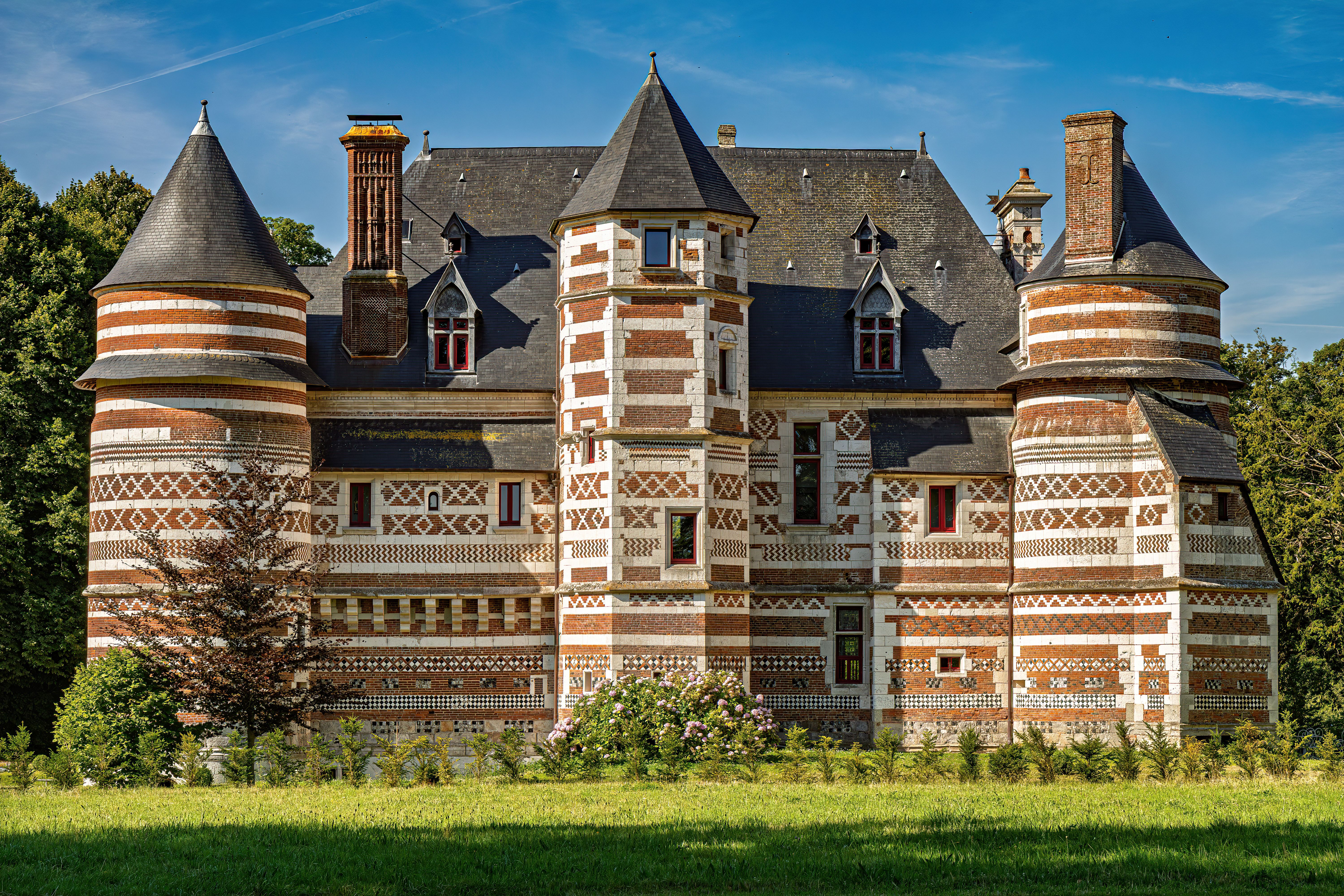 Historic Chateau in Normandy on a Sunny Day · Free Stock Photo