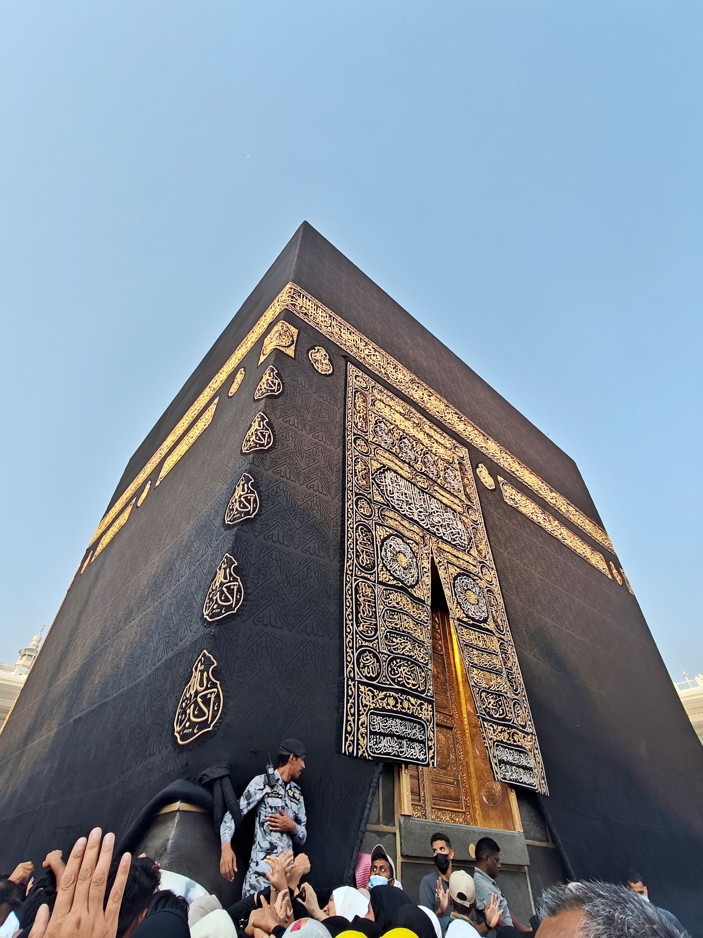 Majestic View of the Kaaba in Mecca · Free Stock Photo