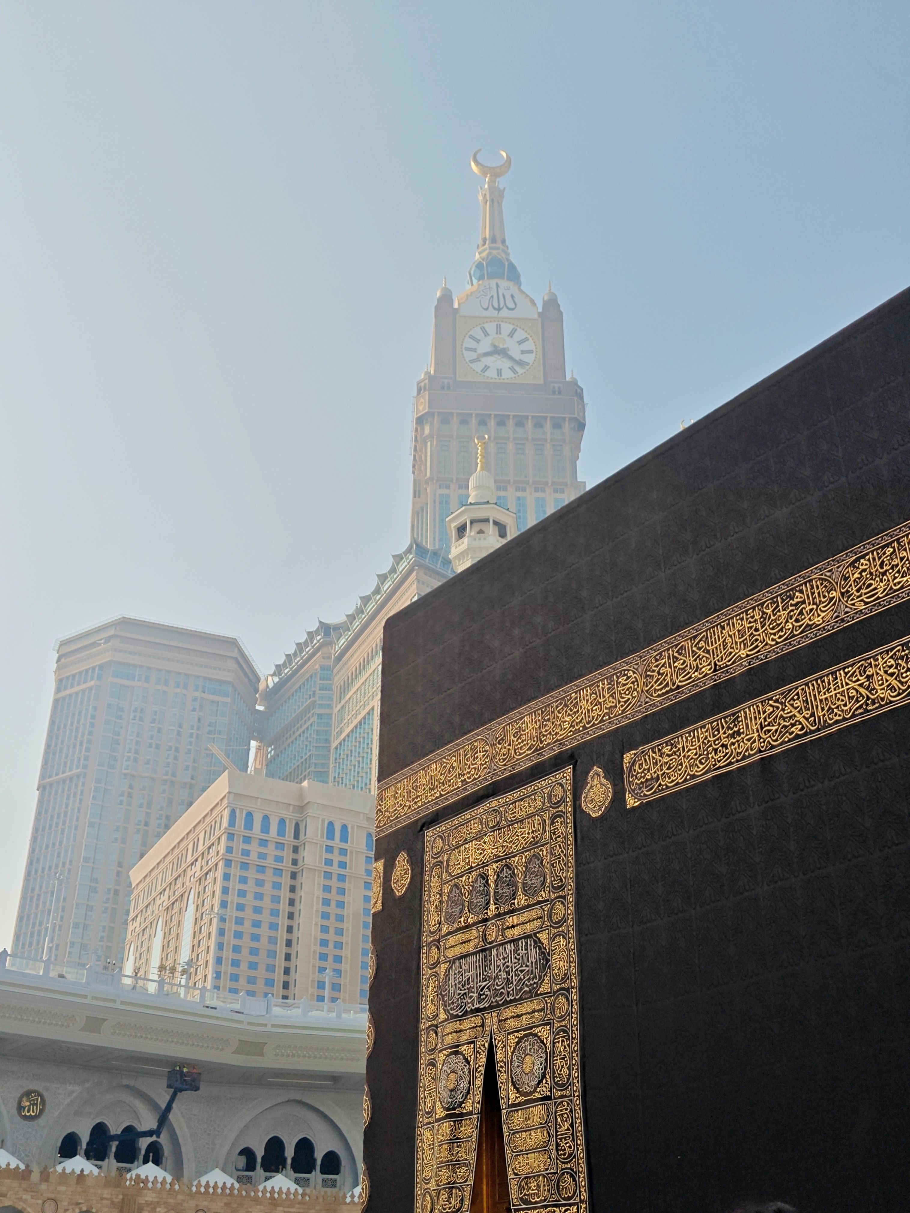 The Kaaba and Abraj Al Bait Tower in Mecca · Free Stock Photo