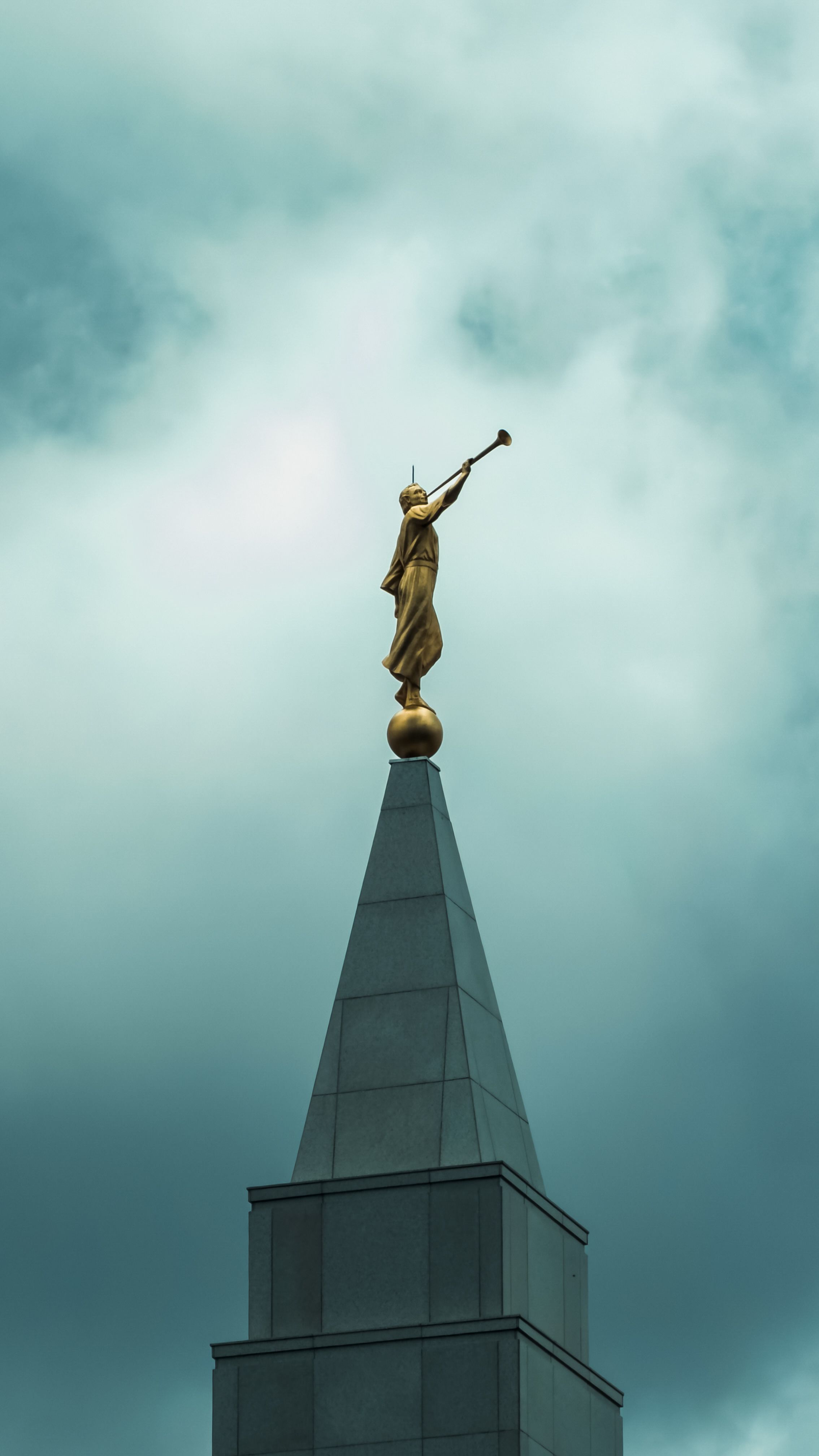 Angel Moroni Statue on LDS Temple Spire · Free Stock Photo