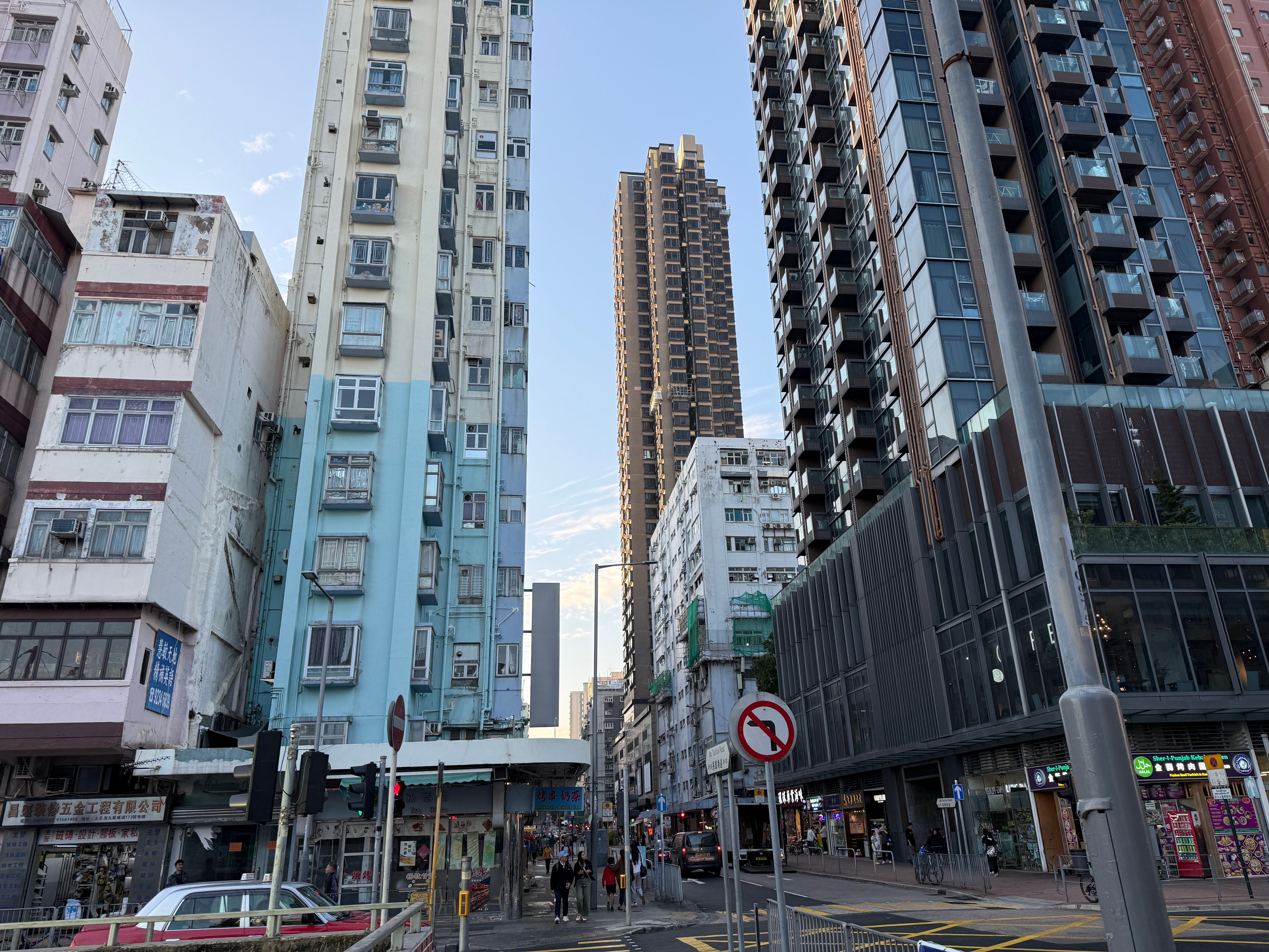 Urban Street View with Modern Skyscrapers · Free Stock Photo