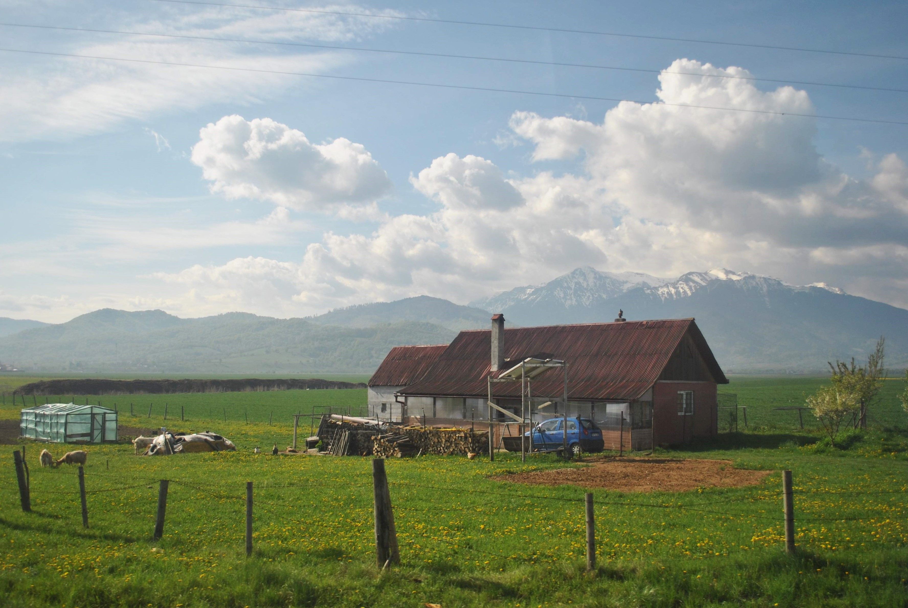 Rustic Farmhouse with Mountain View · Free Stock Photo