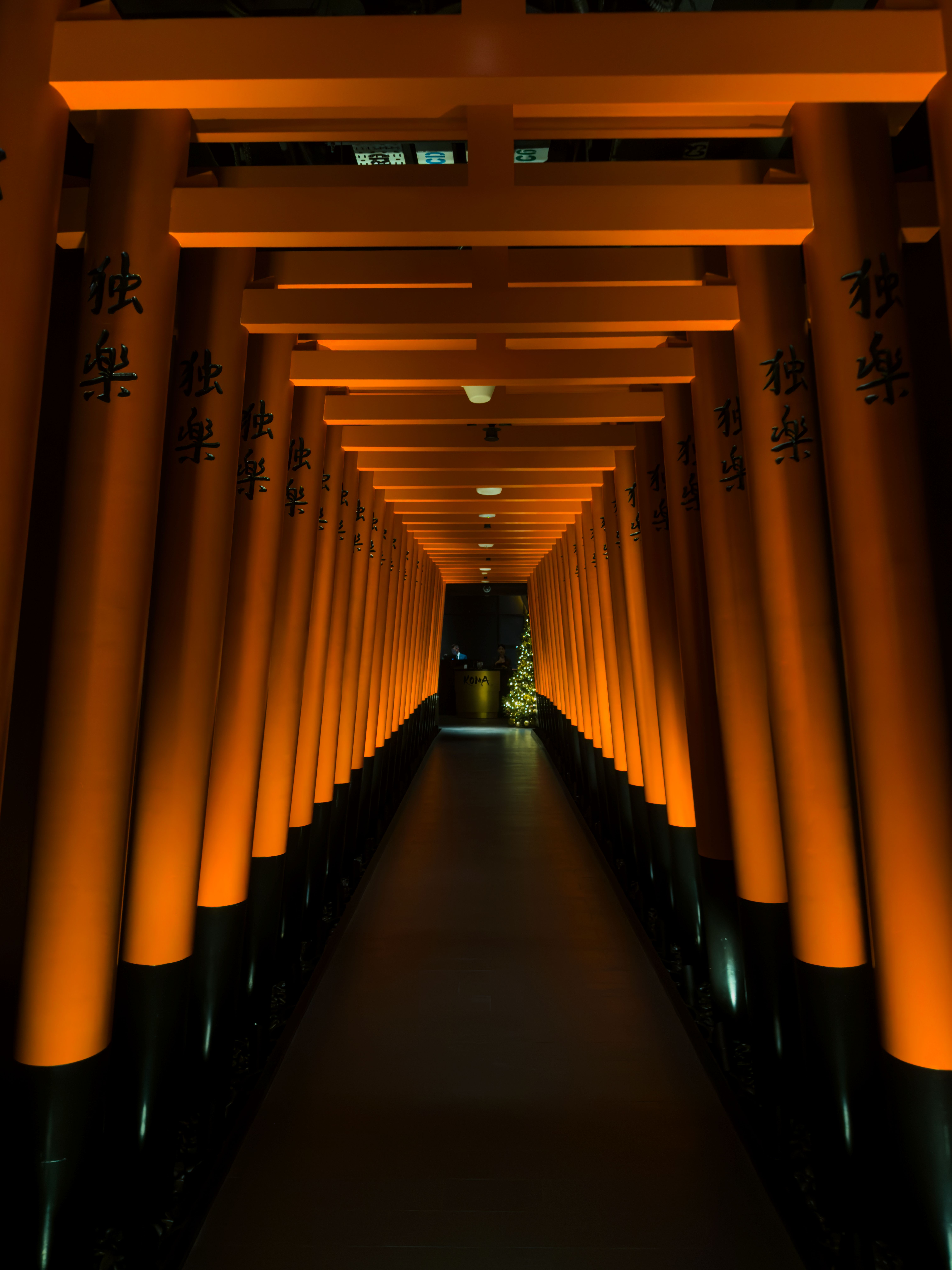 Minimal Black &White Japanese Torii Gate 4k Wallpaper Photos, Download ...