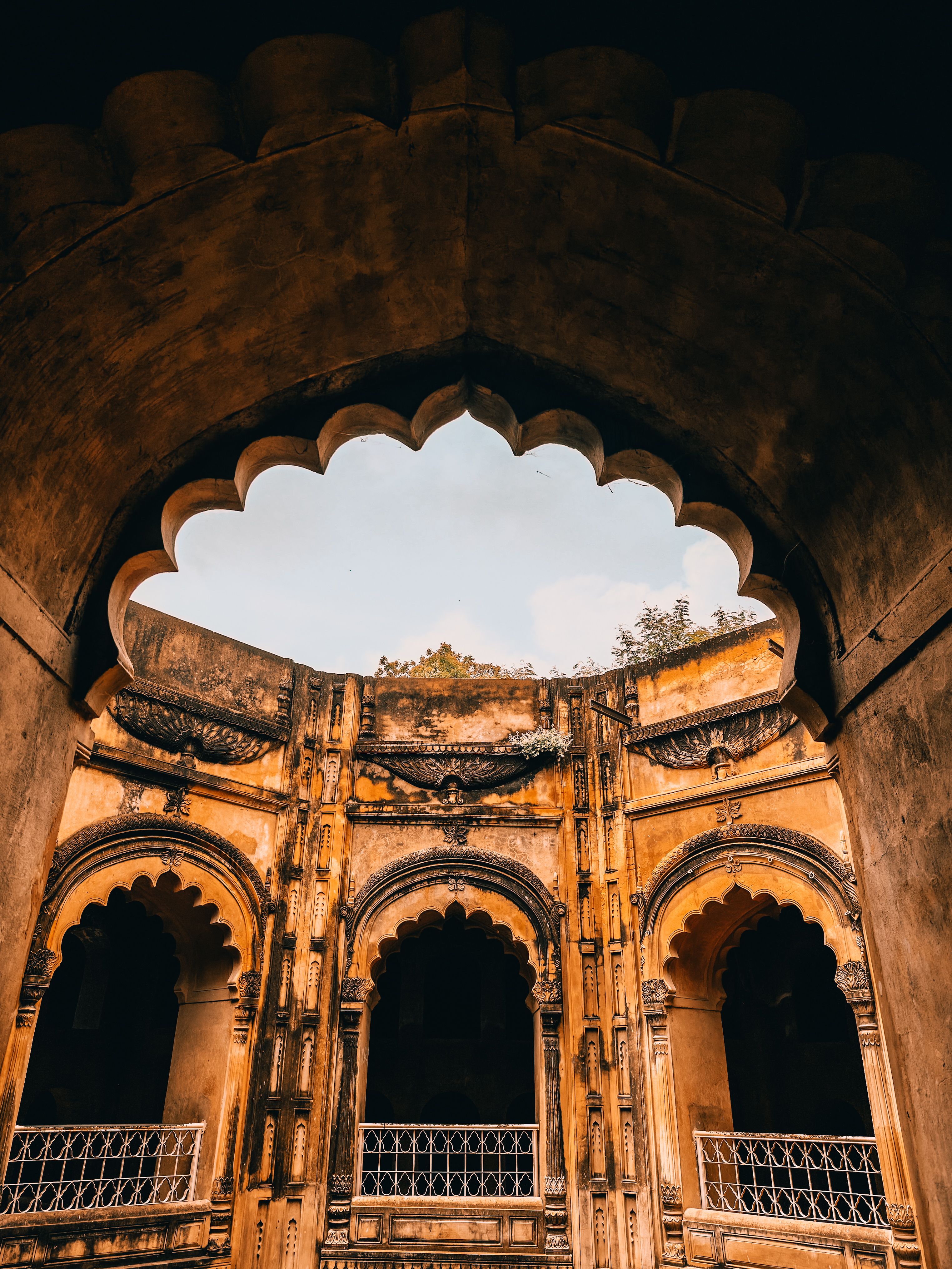 Historic Indian Architecture with Ornate Arches · Free Stock Photo