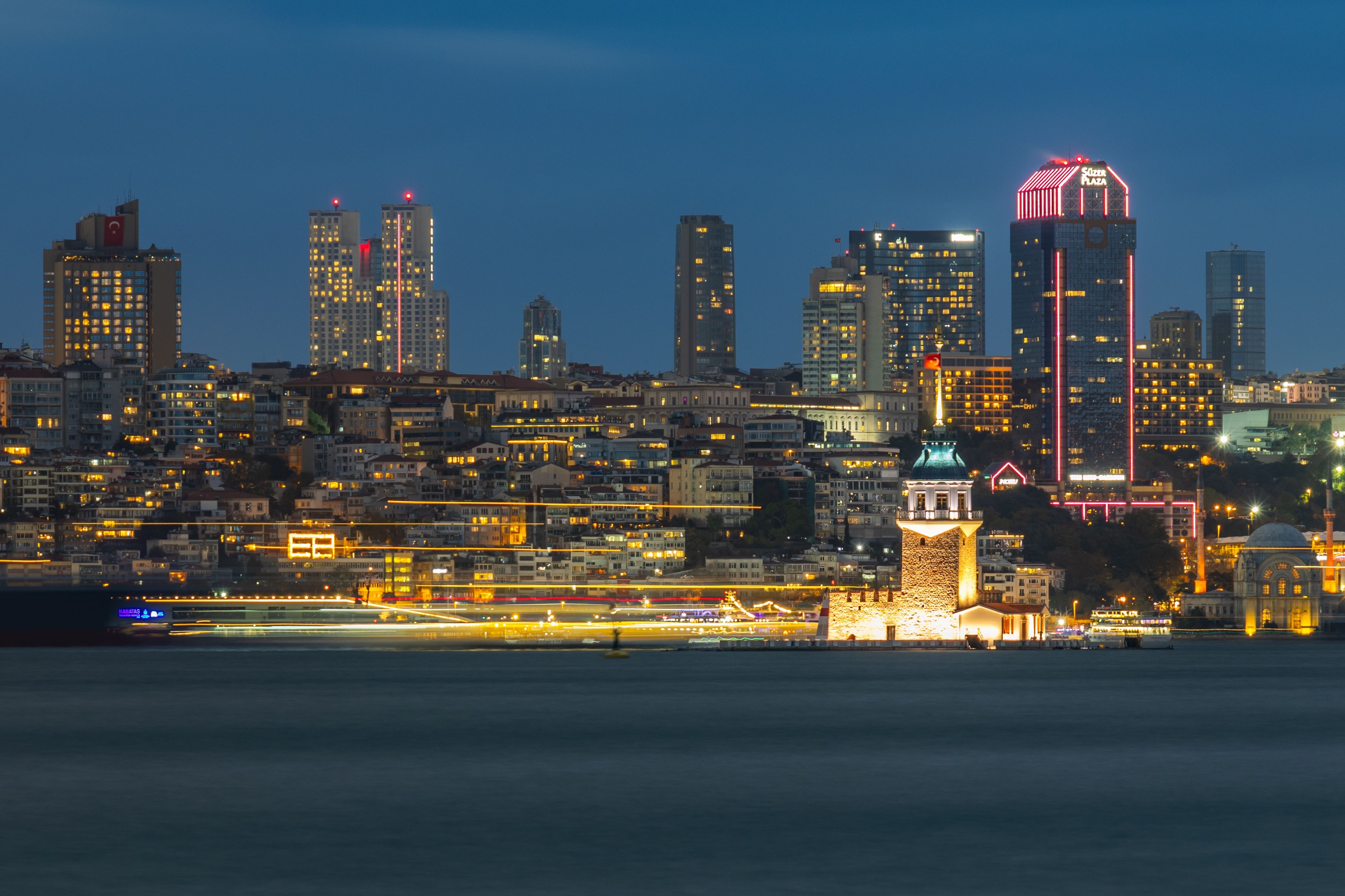 Scenic Istanbul Skyline at Night with Kız Kulesi · Free Stock Photo