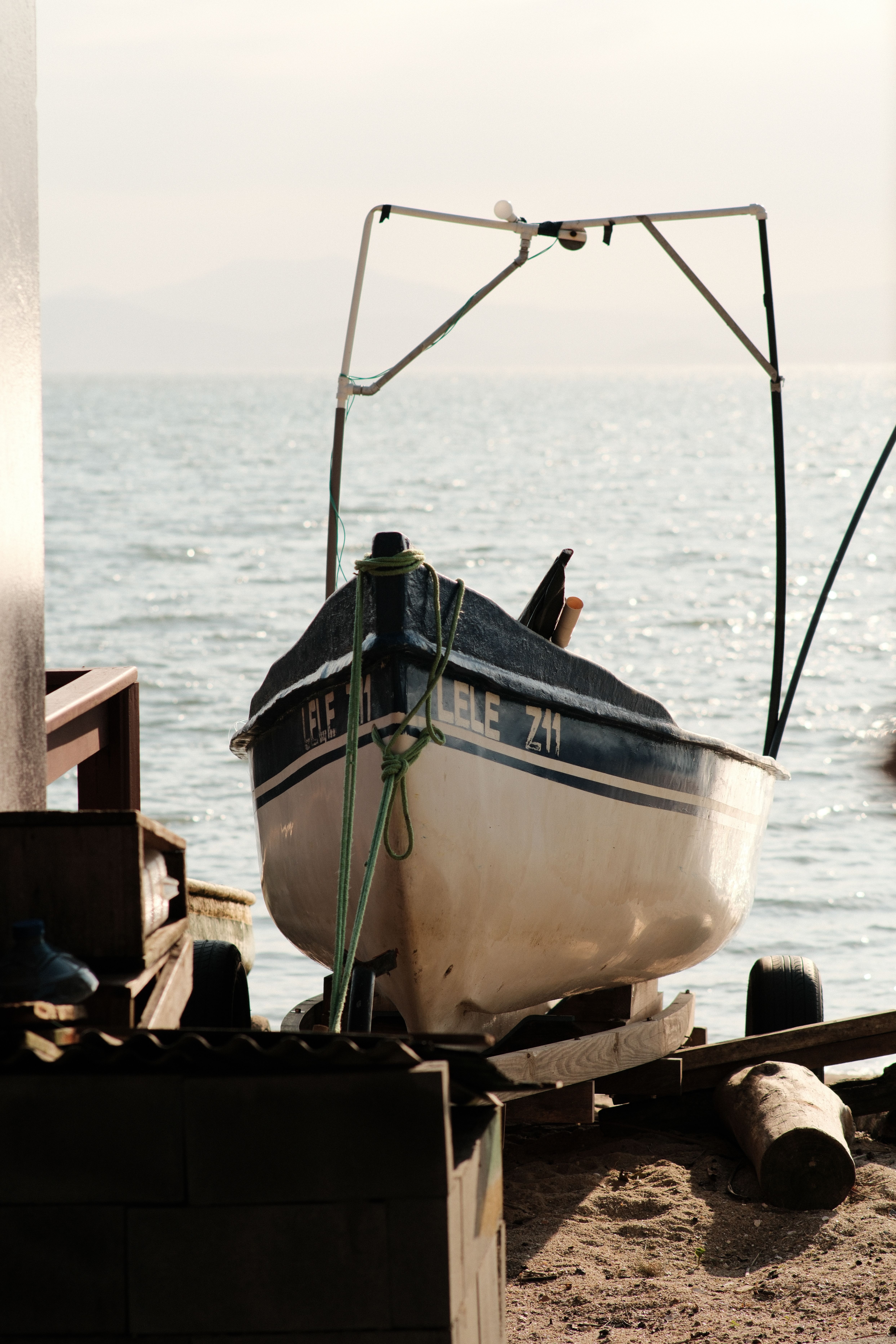 Barco De Pesca Na Praia Em Sc, Brasil · Foto profissional gratuita