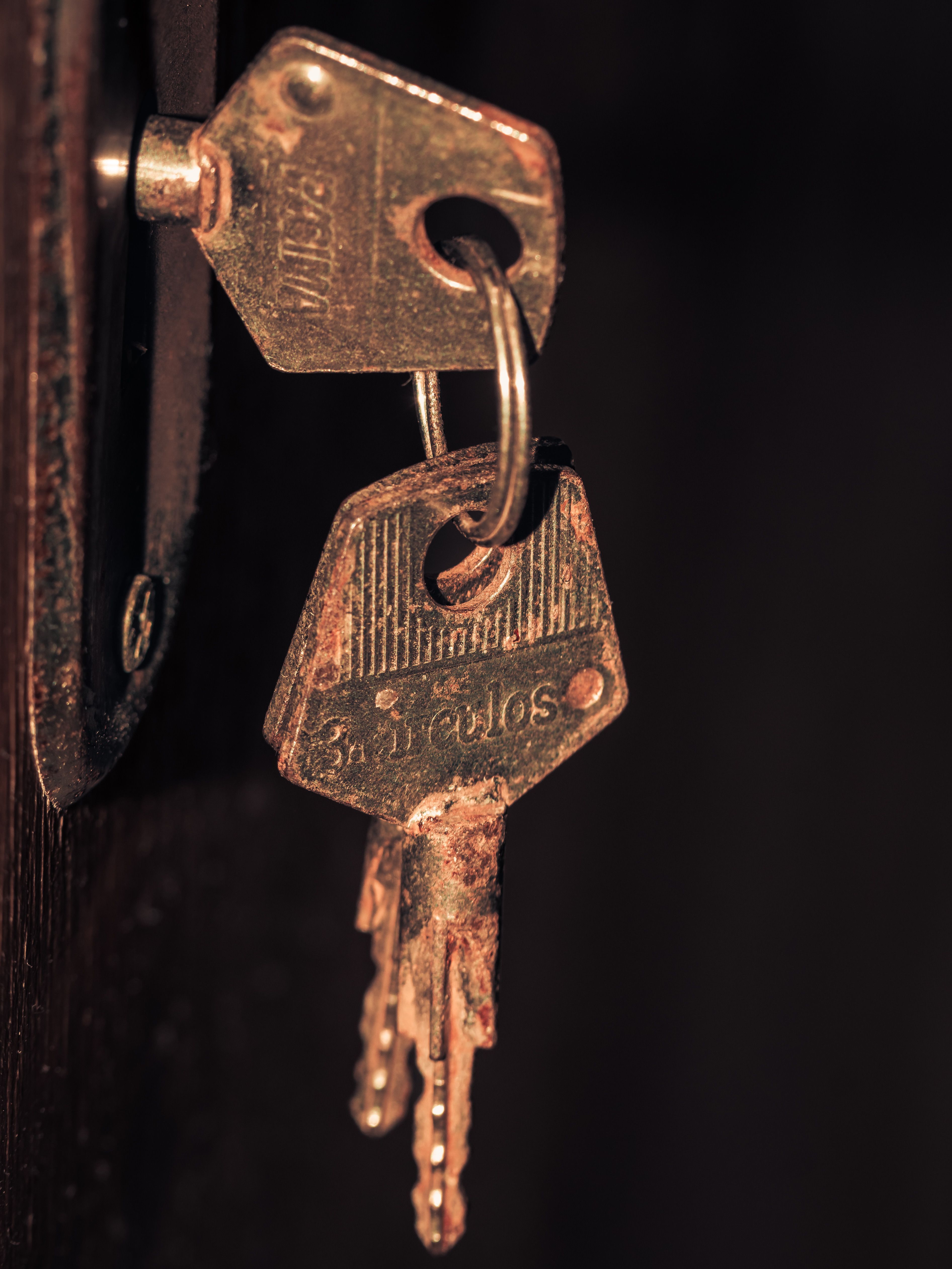 Close-up of Rusty Keys in Door Lock · Free Stock Photo