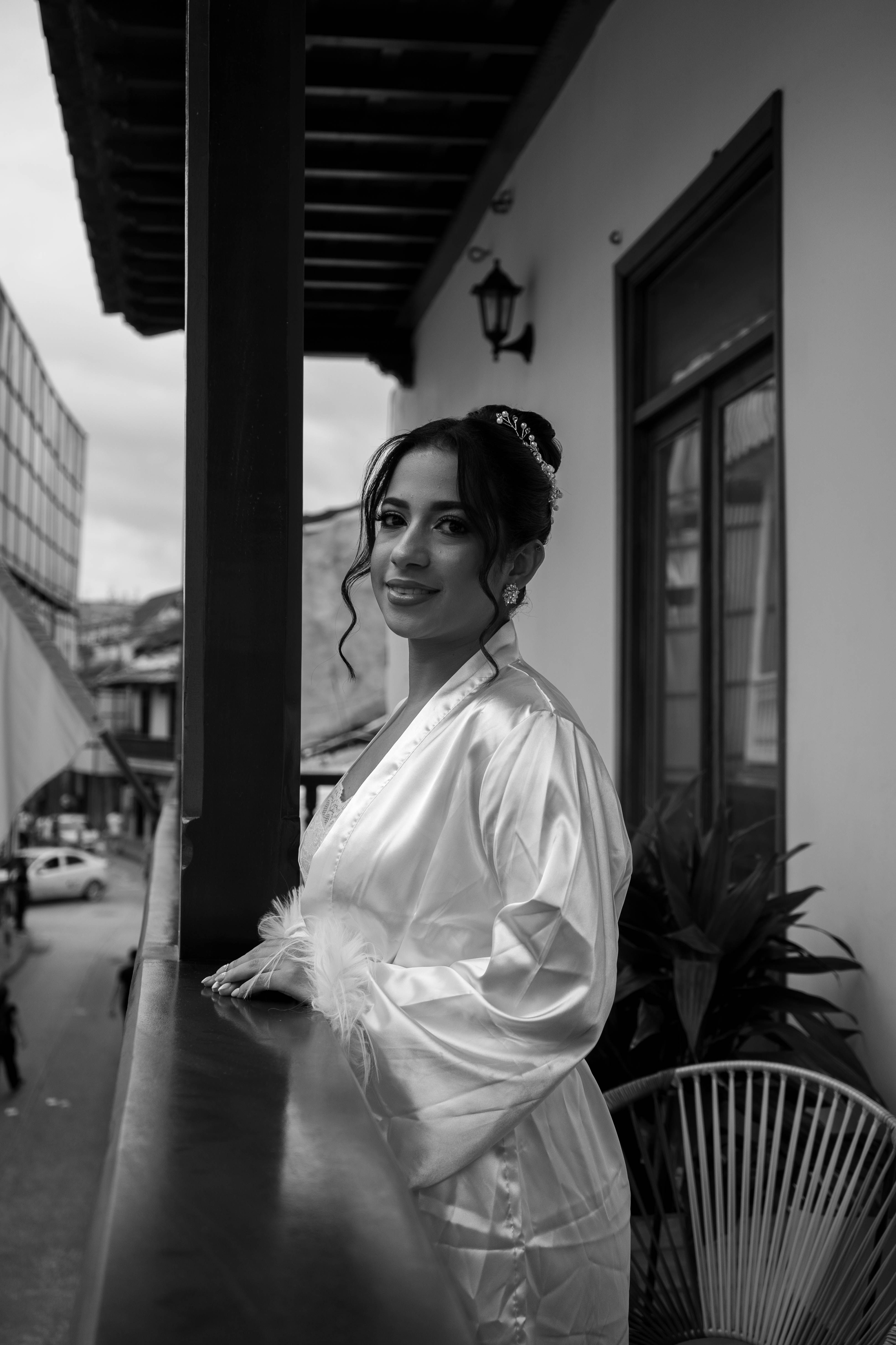 Woman In White Robe Photos, Download The BEST Free Woman In White Robe ...