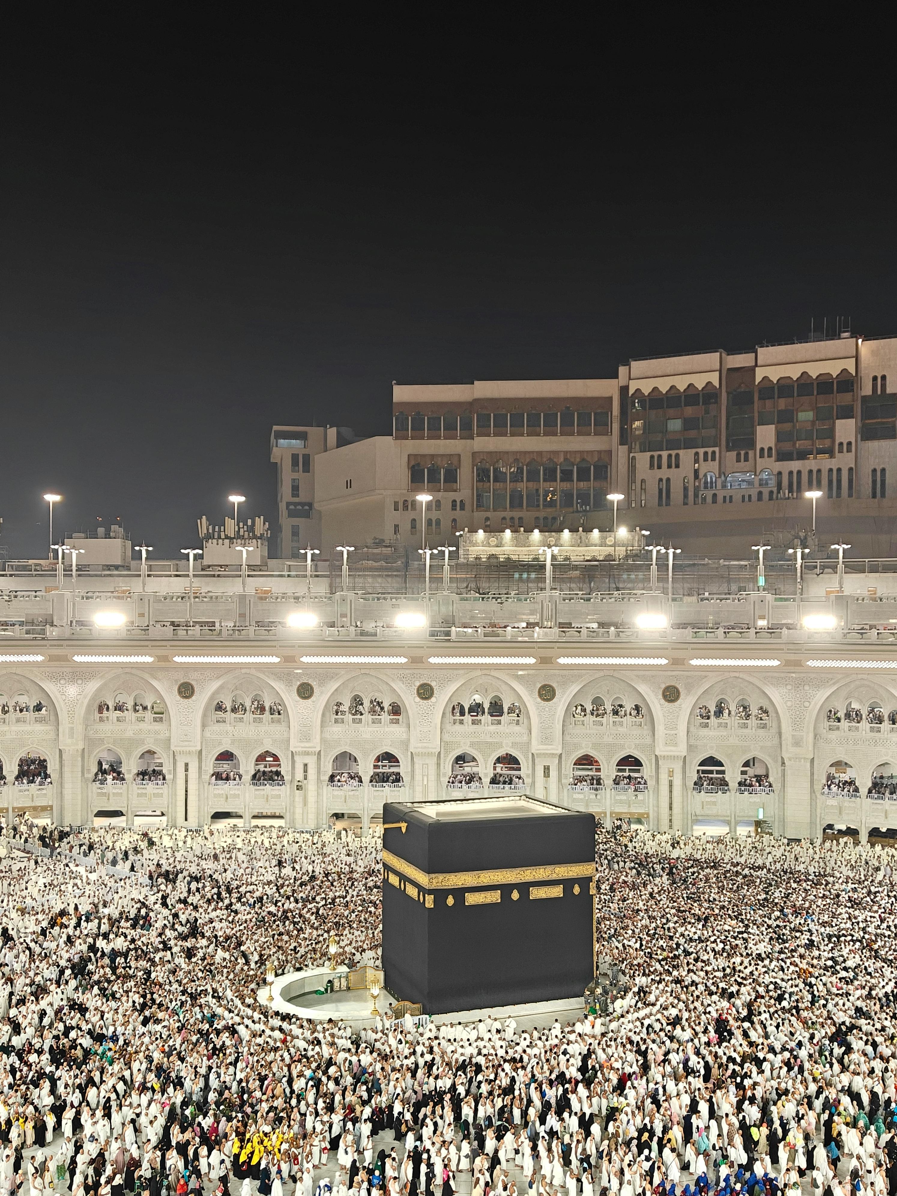 Night View of Kaaba at Masjid al-Haram · Free Stock Photo