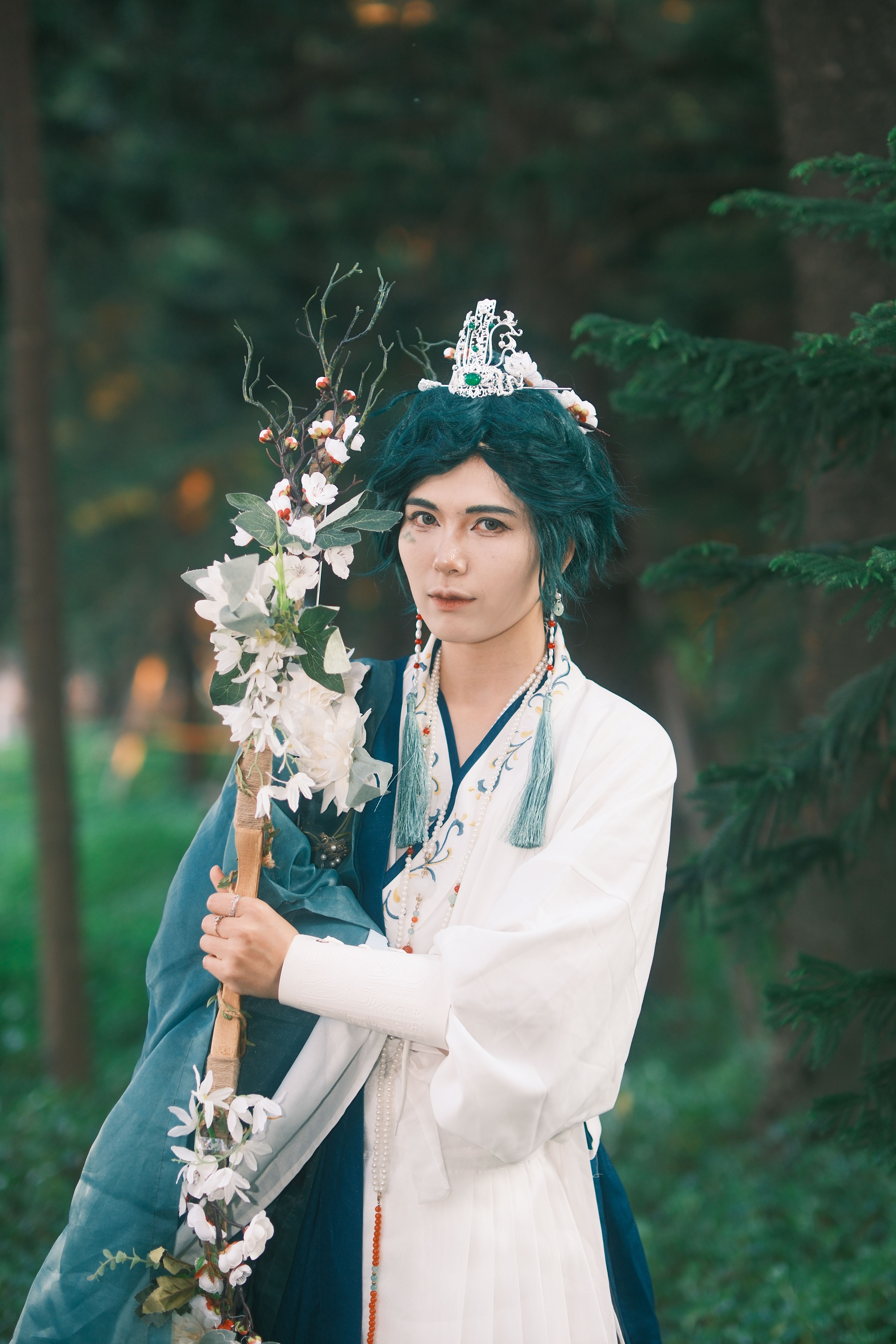 Elegant Fantasy Cosplay in Forest Setting · Free Stock Photo