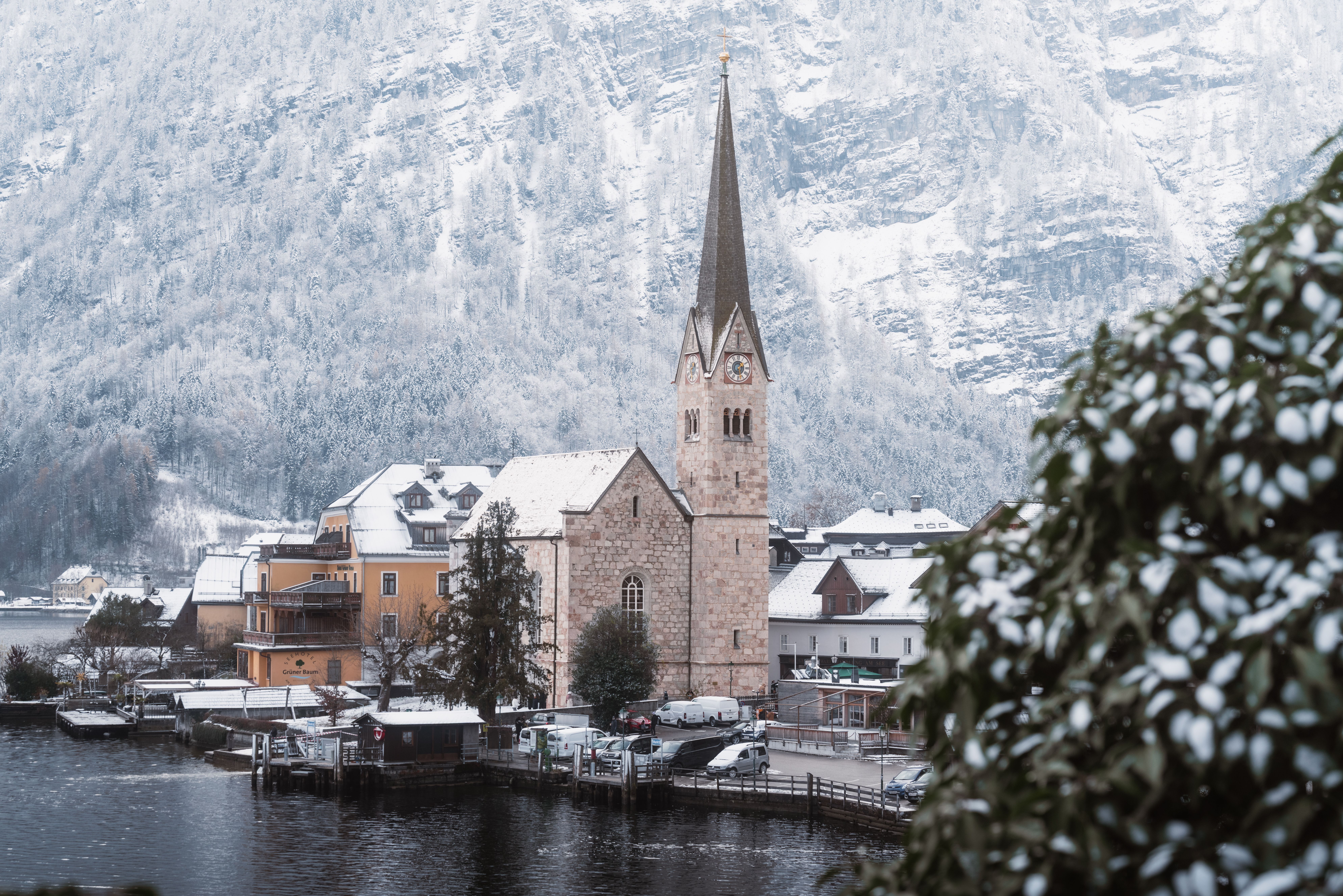 Charming Winter Scene of Hallstatt at Dawn · Free Stock Photo