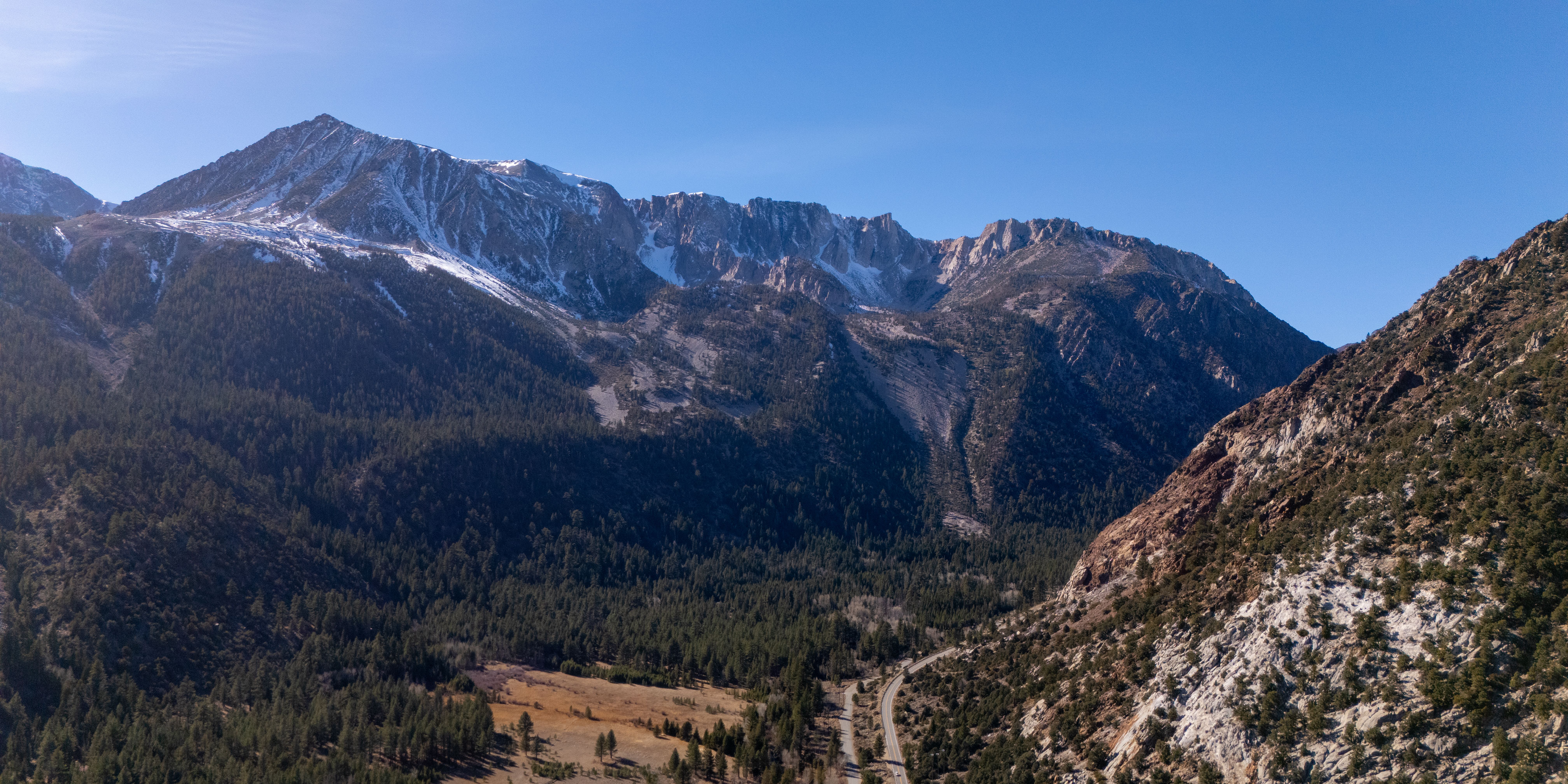 Stunning Sierra Nevada Mountain Range in California · Free Stock Photo