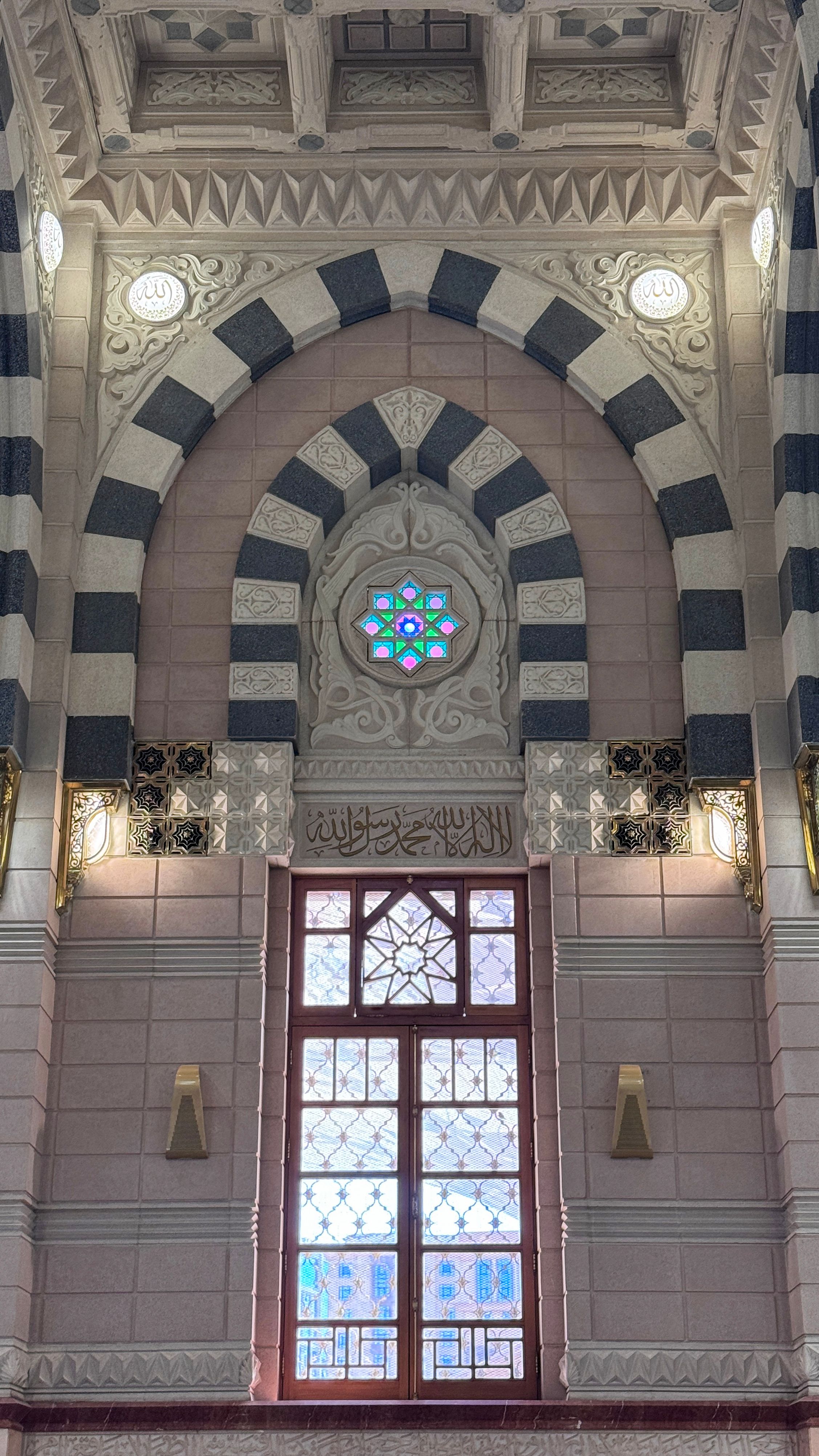 Beautiful Interior of Masjid Nabawi in Madinah · Free Stock Photo