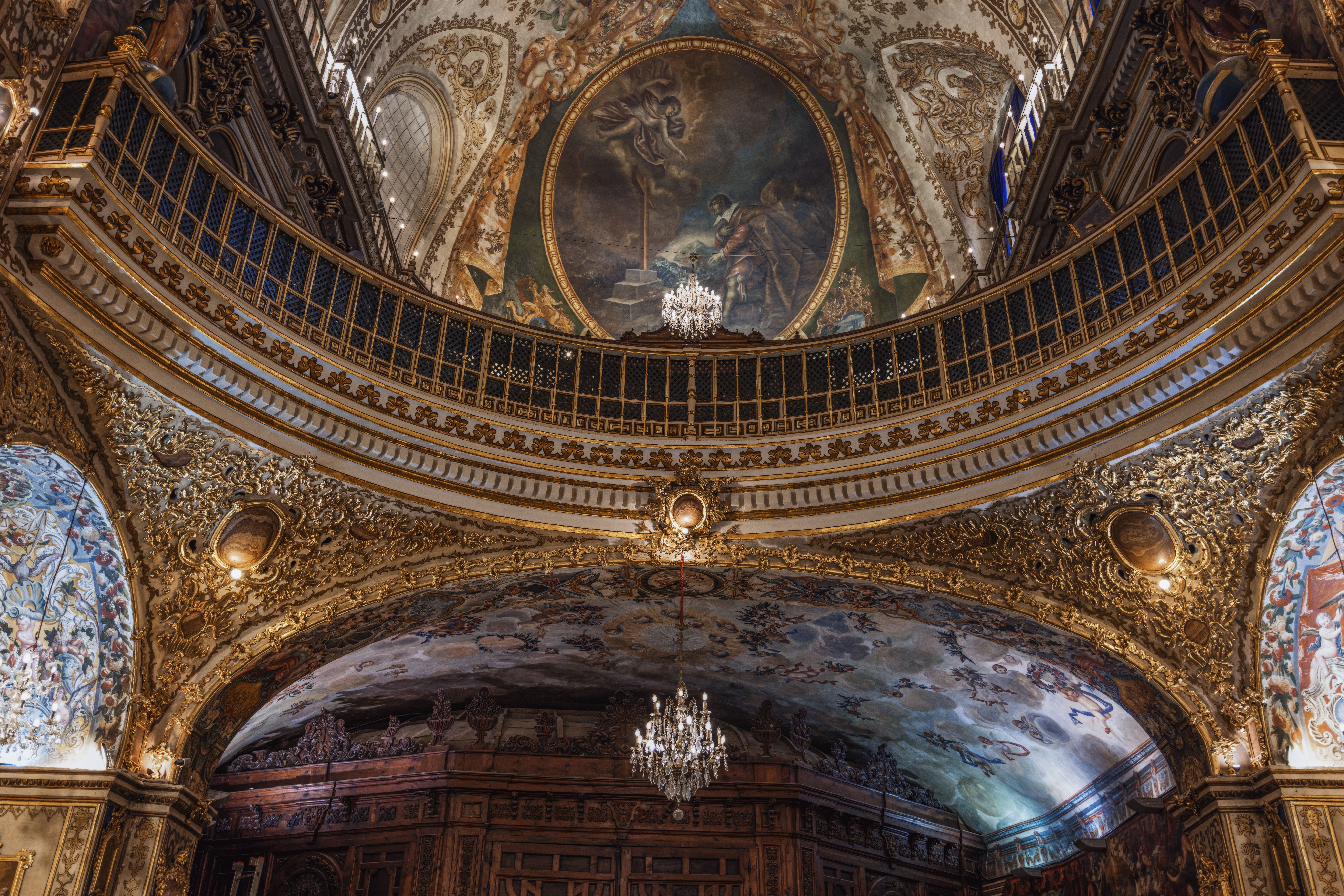 Opulent Baroque Interior with Ornate Details · Free Stock Photo
