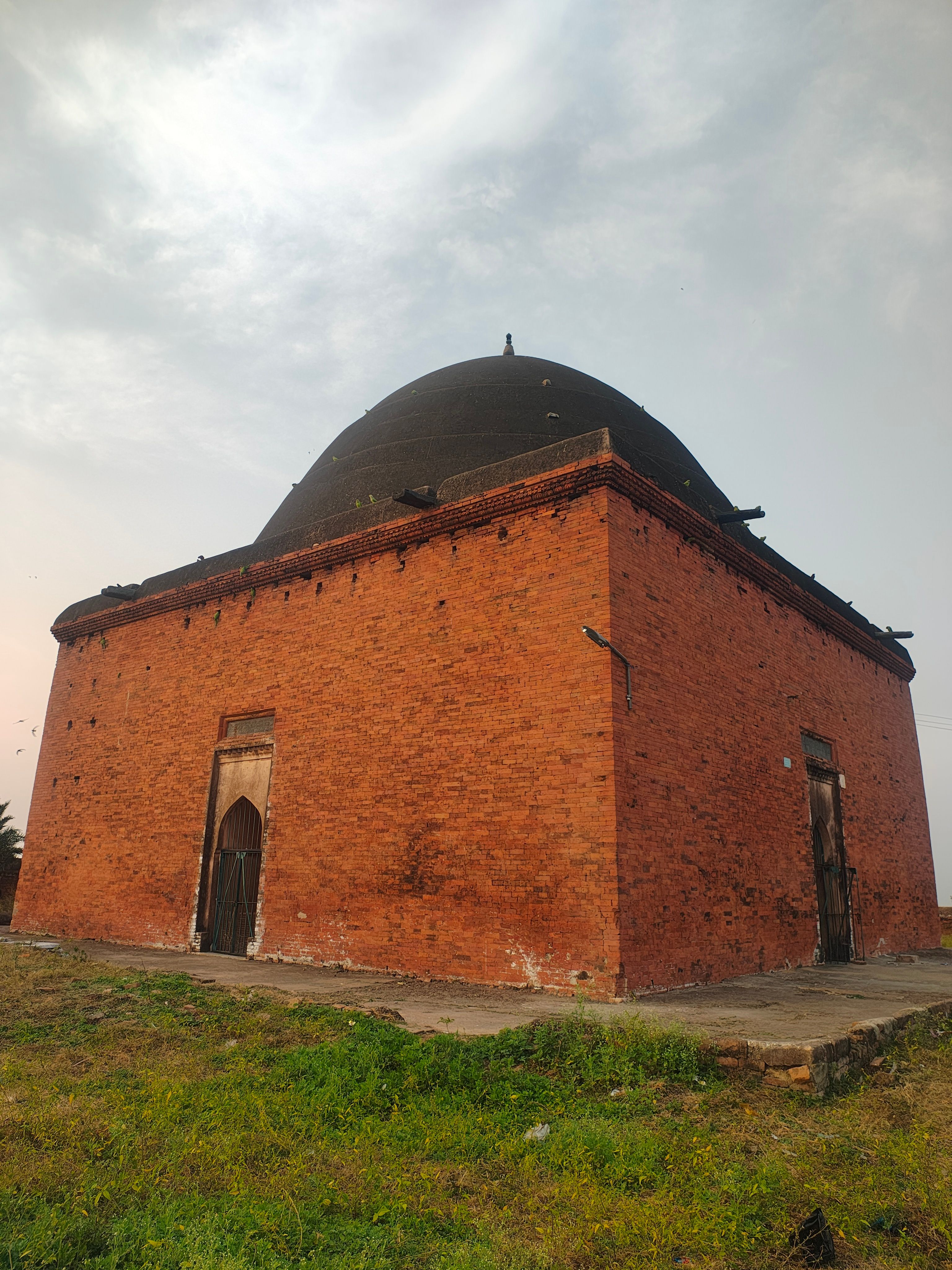 Historic Red Brick Dome Structure Outdoors · Free Stock Photo