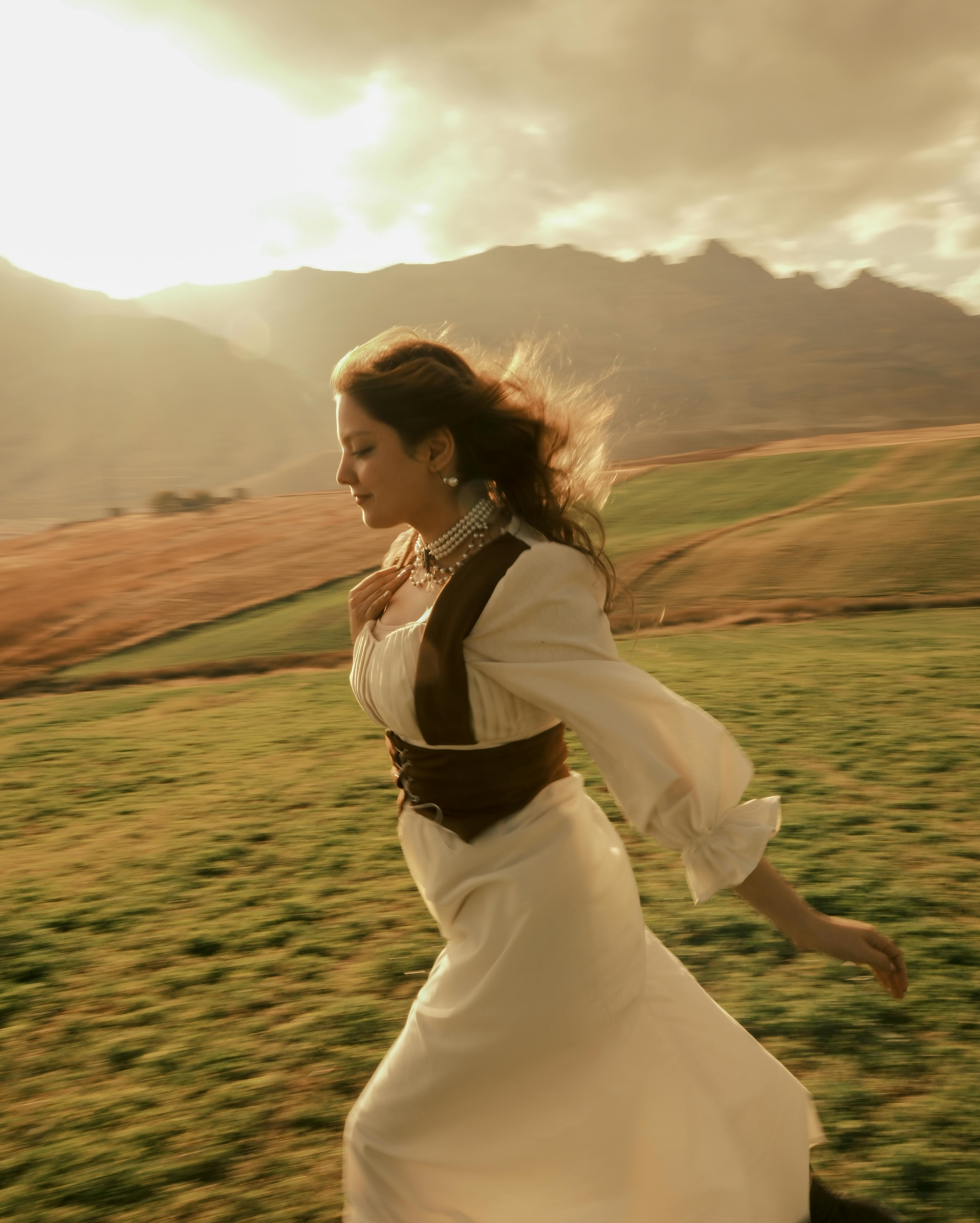 Women+Landing+Strips Photos, Download The BEST Free Women+Landing ...