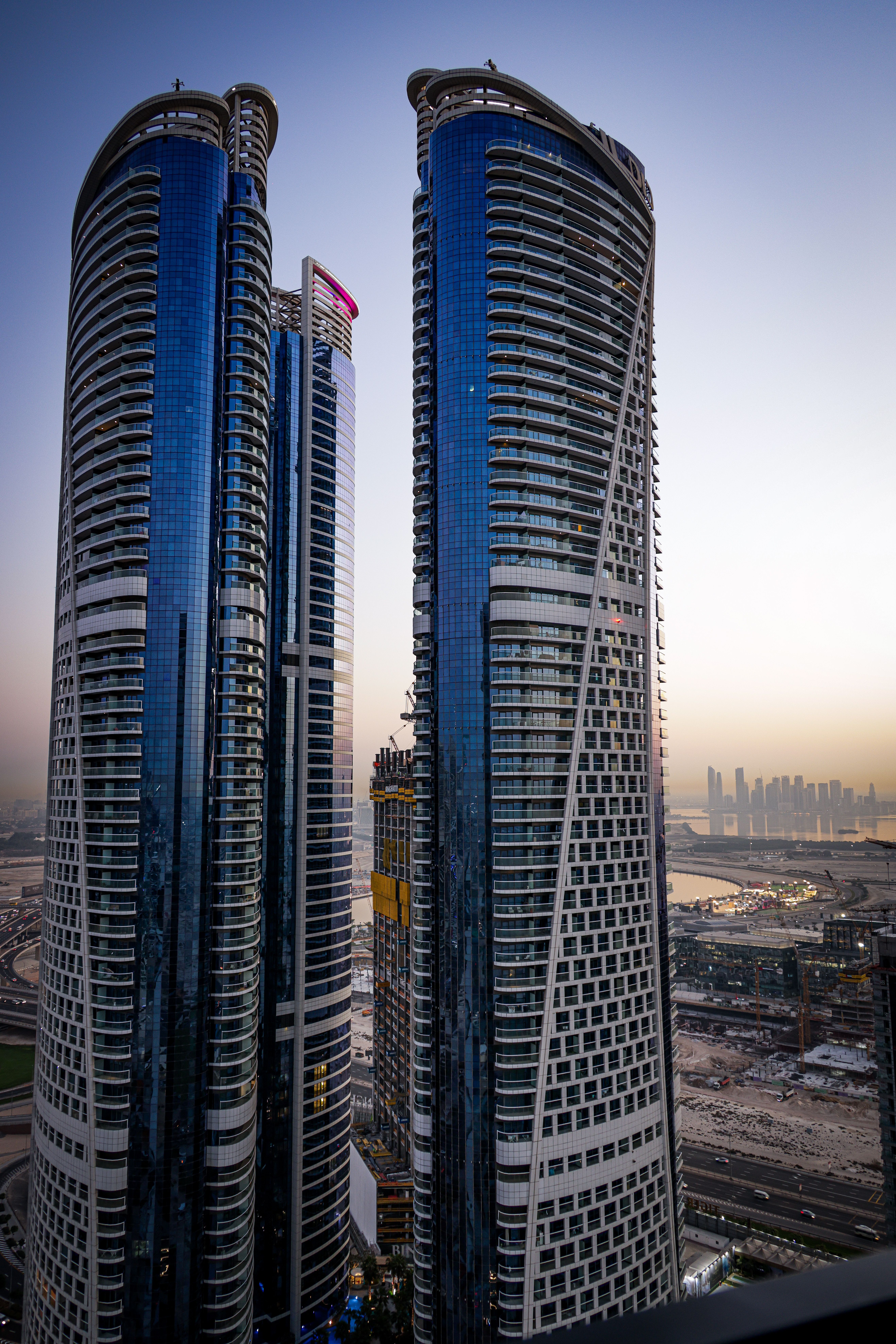 Dramatic Architectural Skyscrapers at Twilight · Free Stock Photo