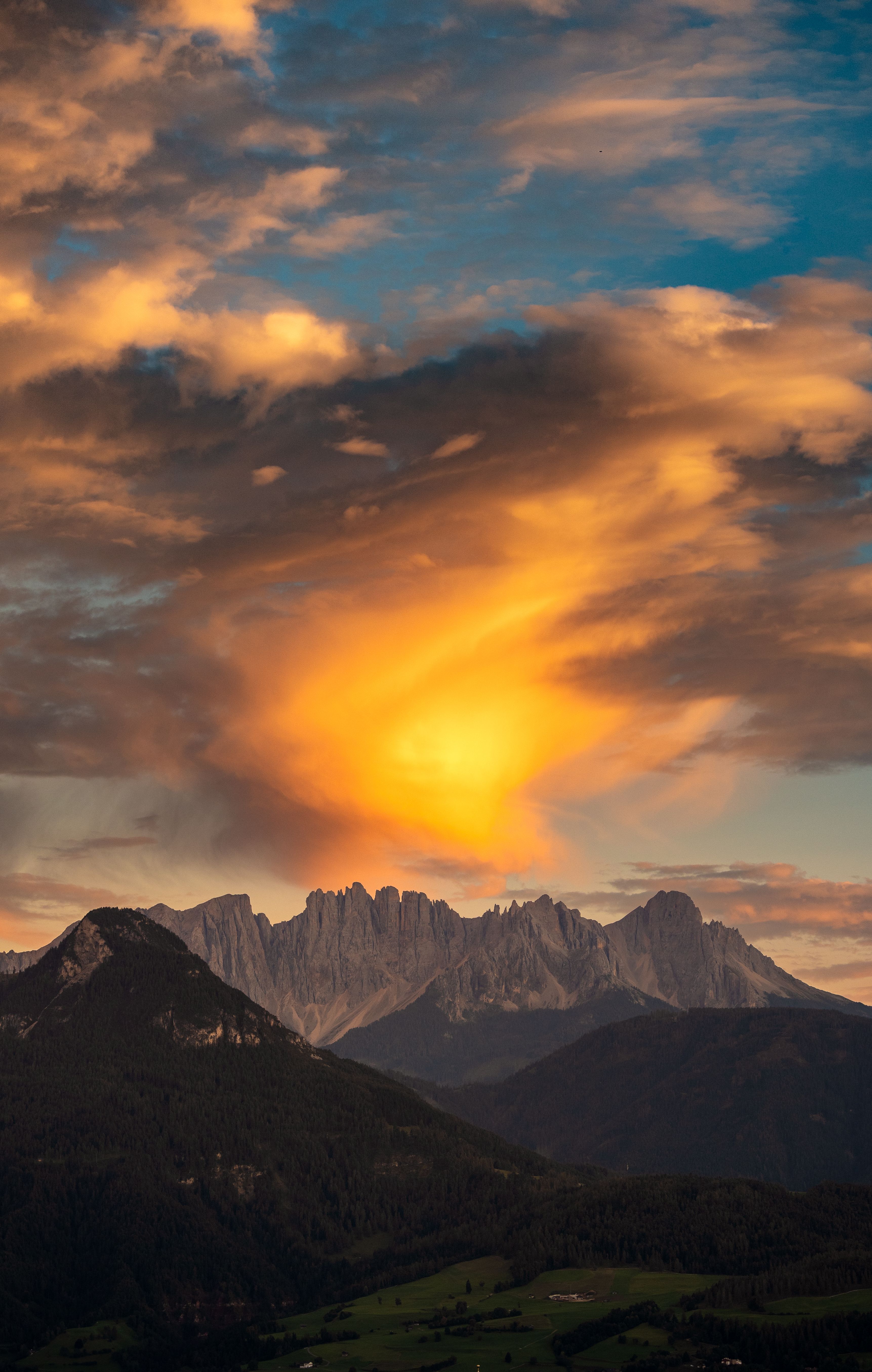 Romen Range Photos, Download The BEST Free Romen Range Stock Photos ...