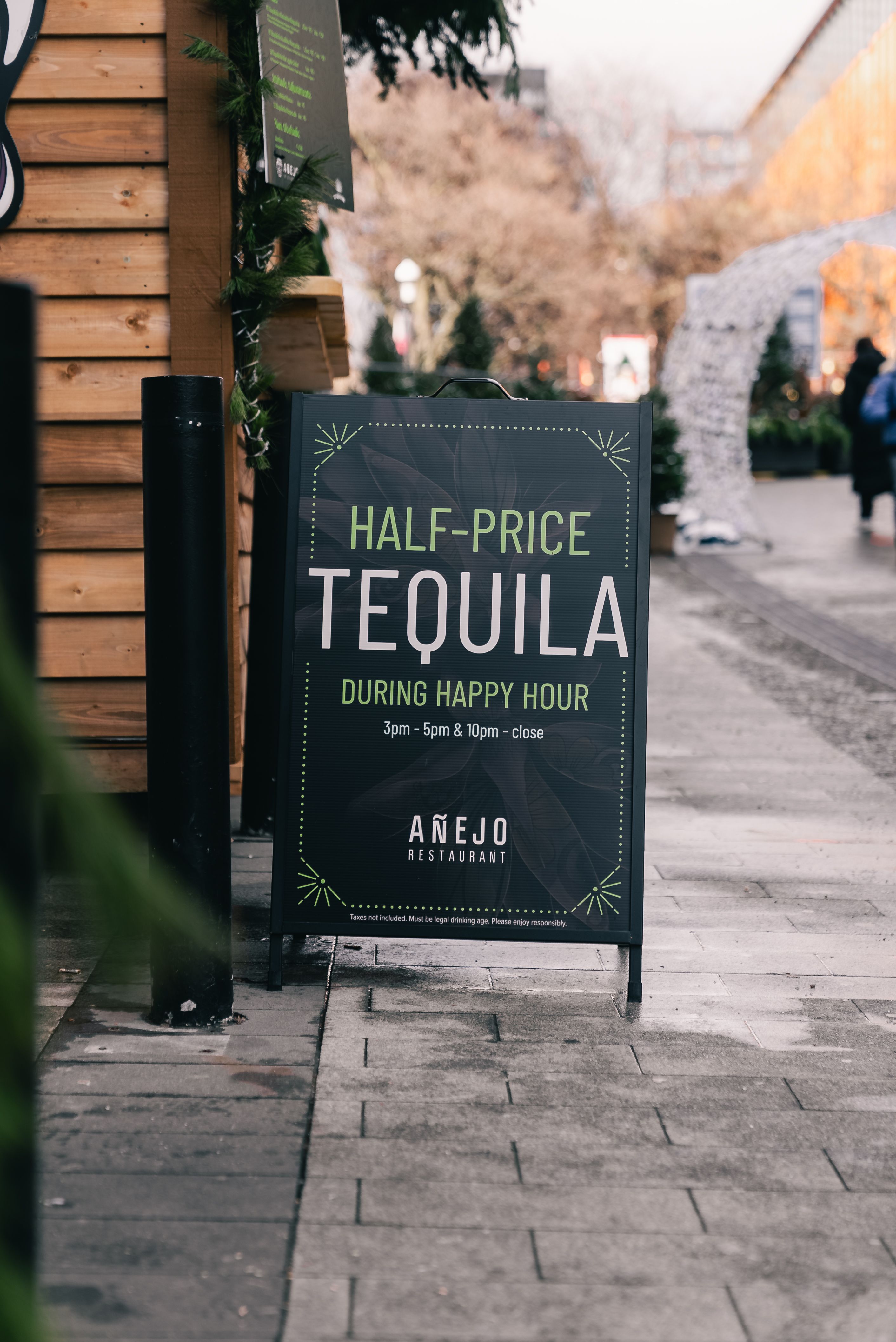 Happy Hour Photos, Download The BEST Free Happy Hour Stock Photos & HD ...