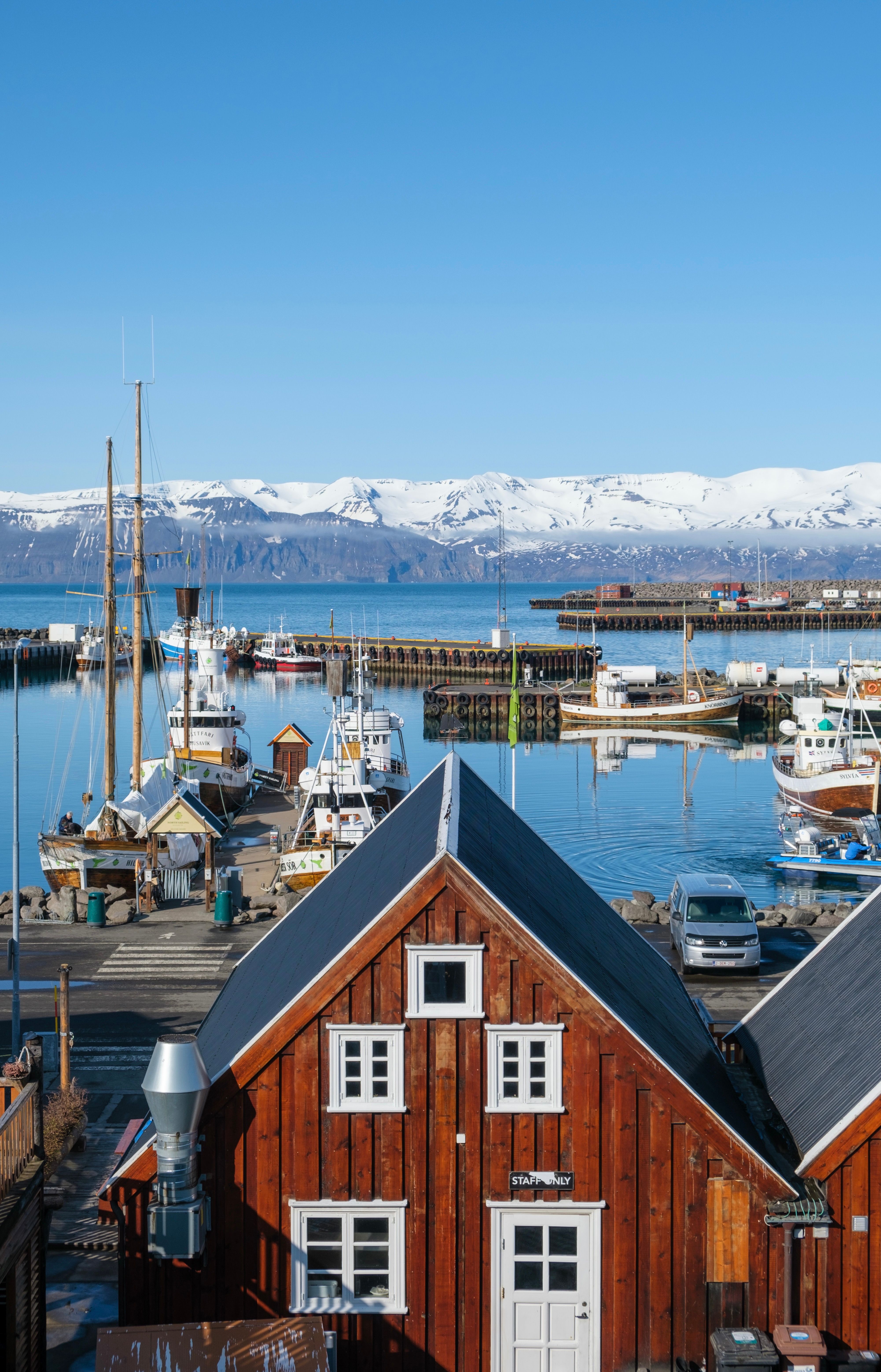 Vue Panoramique Du Port De Húsavík En Islande · Photo gratuite