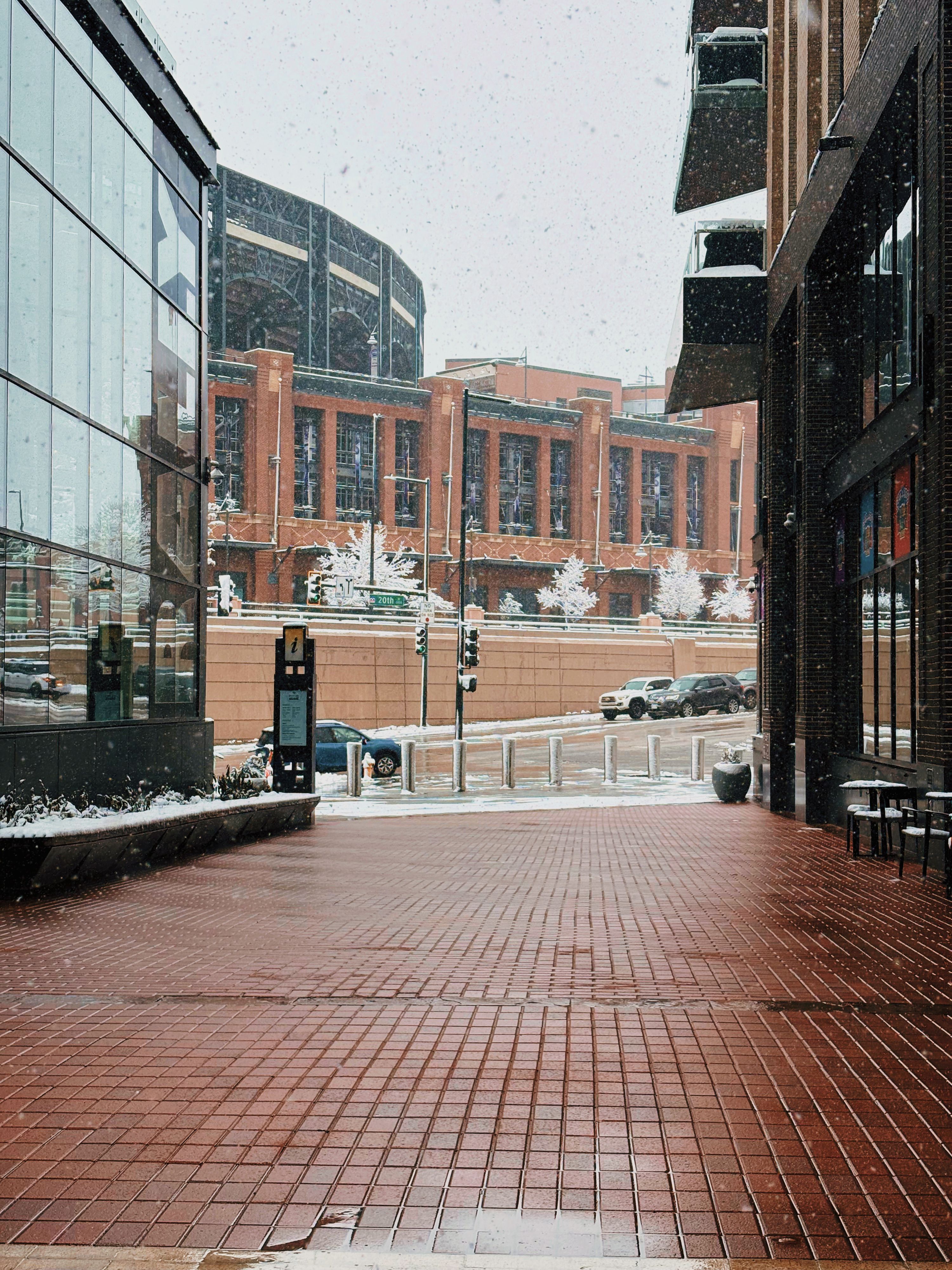 Urban Winter Scene with Snowfall in Downtown · Free Stock Photo