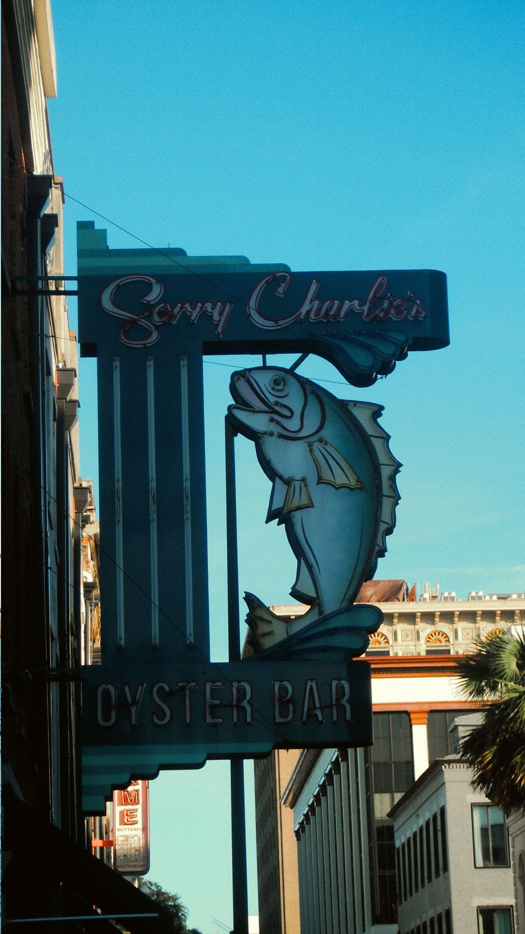 Vintage Sorry Charlie's Oyster Bar Sign in Savannah · Free Stock Photo
