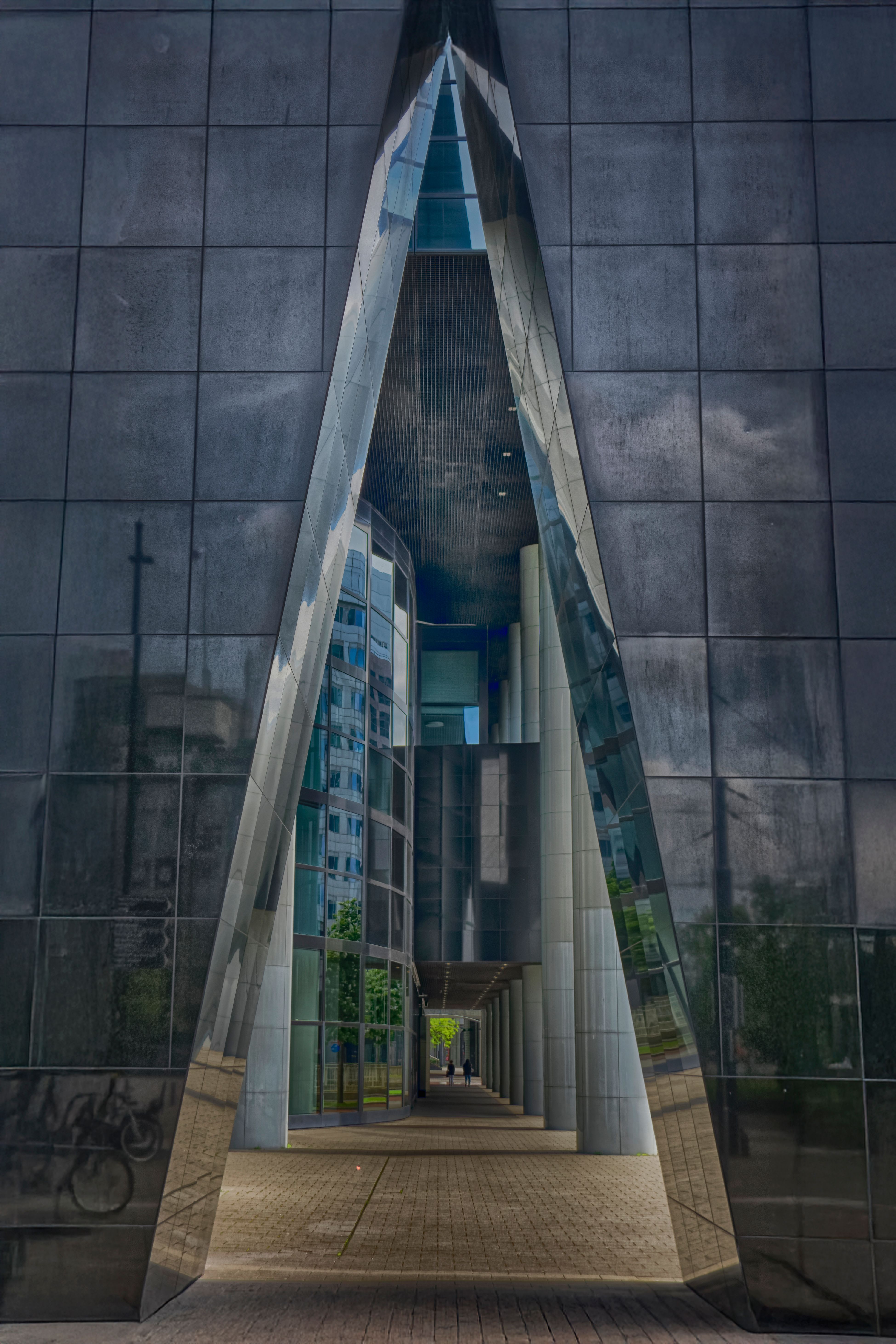 Modern Urban Architecture Triangle Entrance · Free Stock Photo