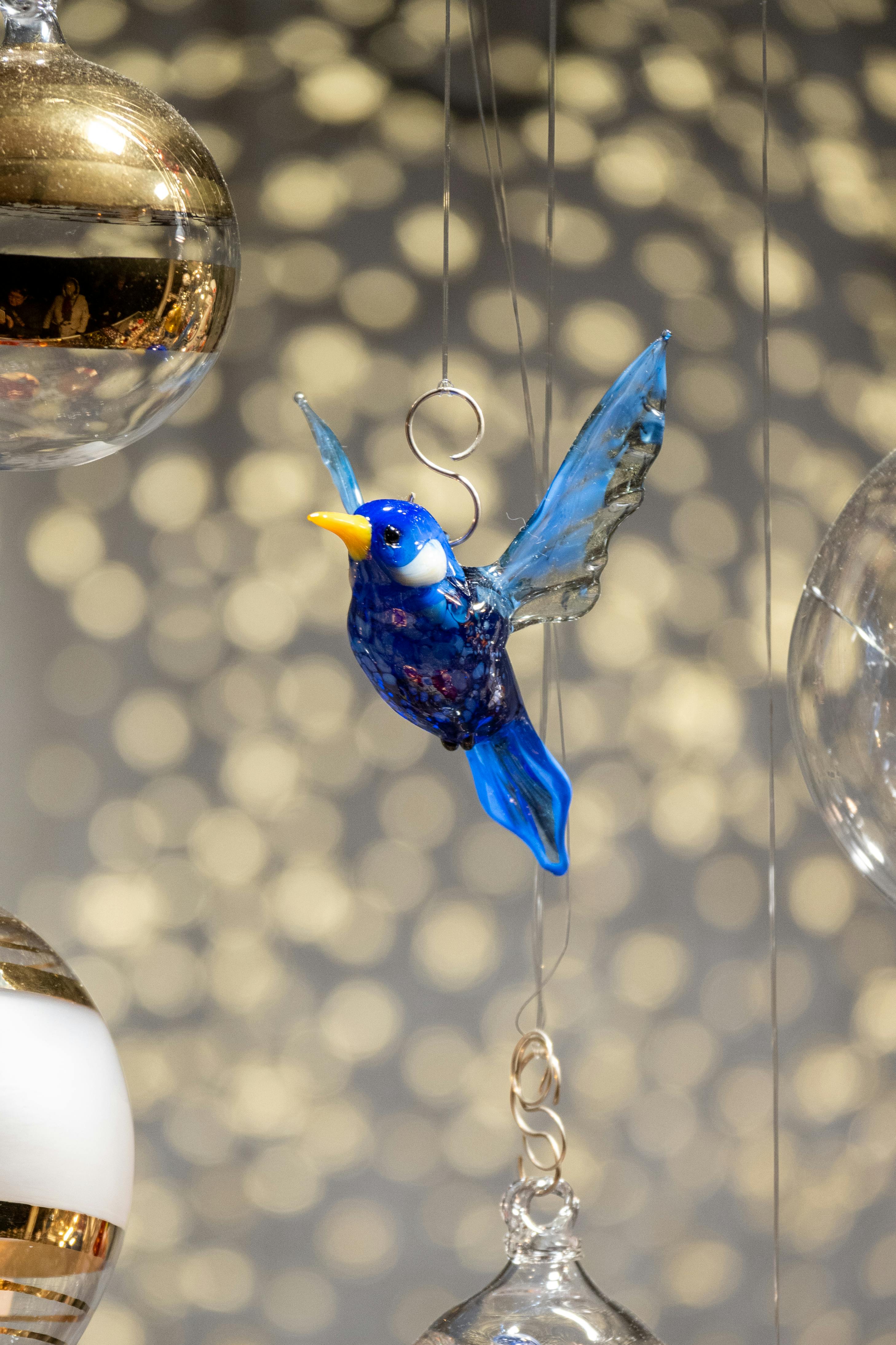 Ornement D'Oiseau En Verre Festif Avec Décoration De Noël · Photo gratuite
