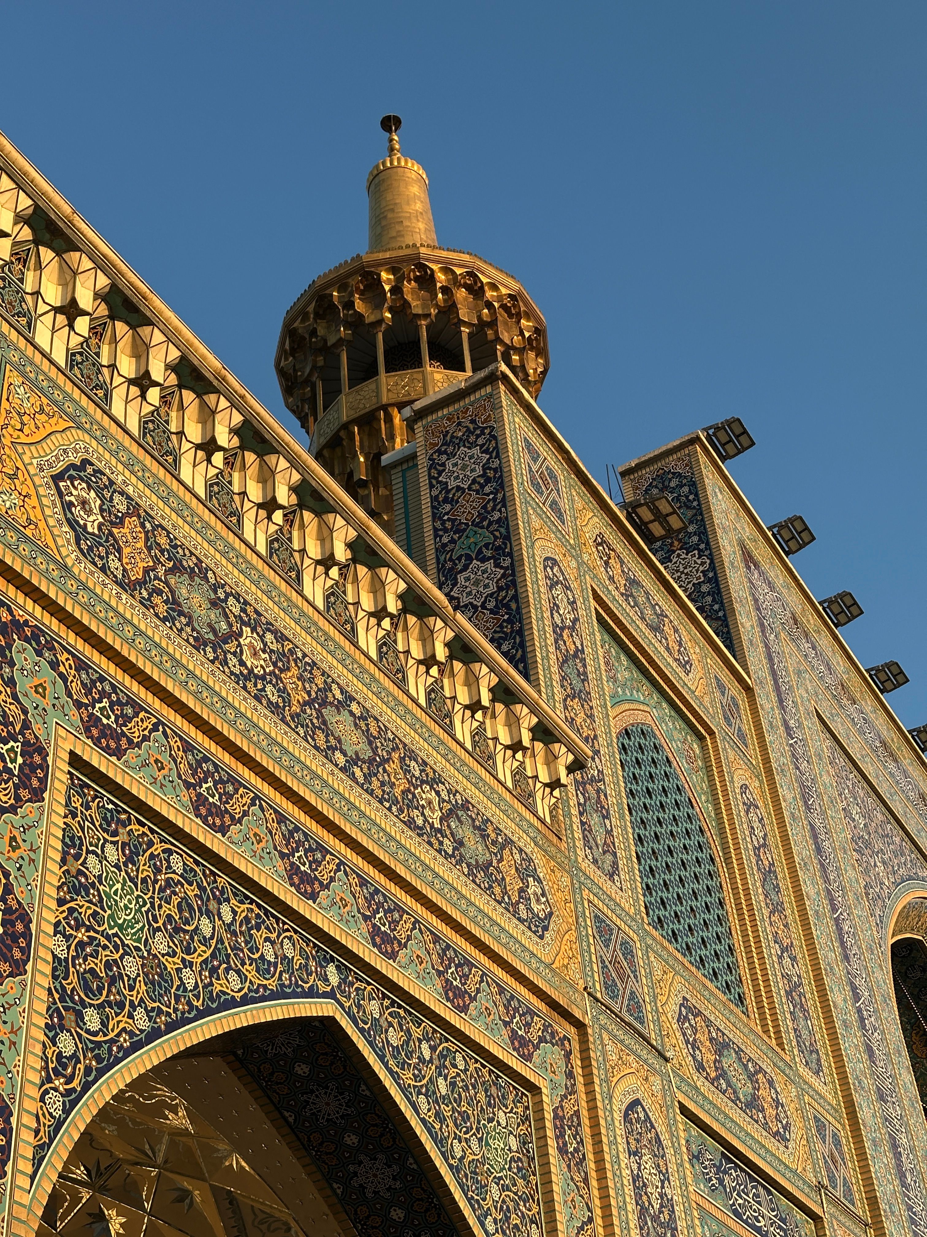 Exquisite Islamic Architecture with Mosaic Tiles · Free Stock Photo