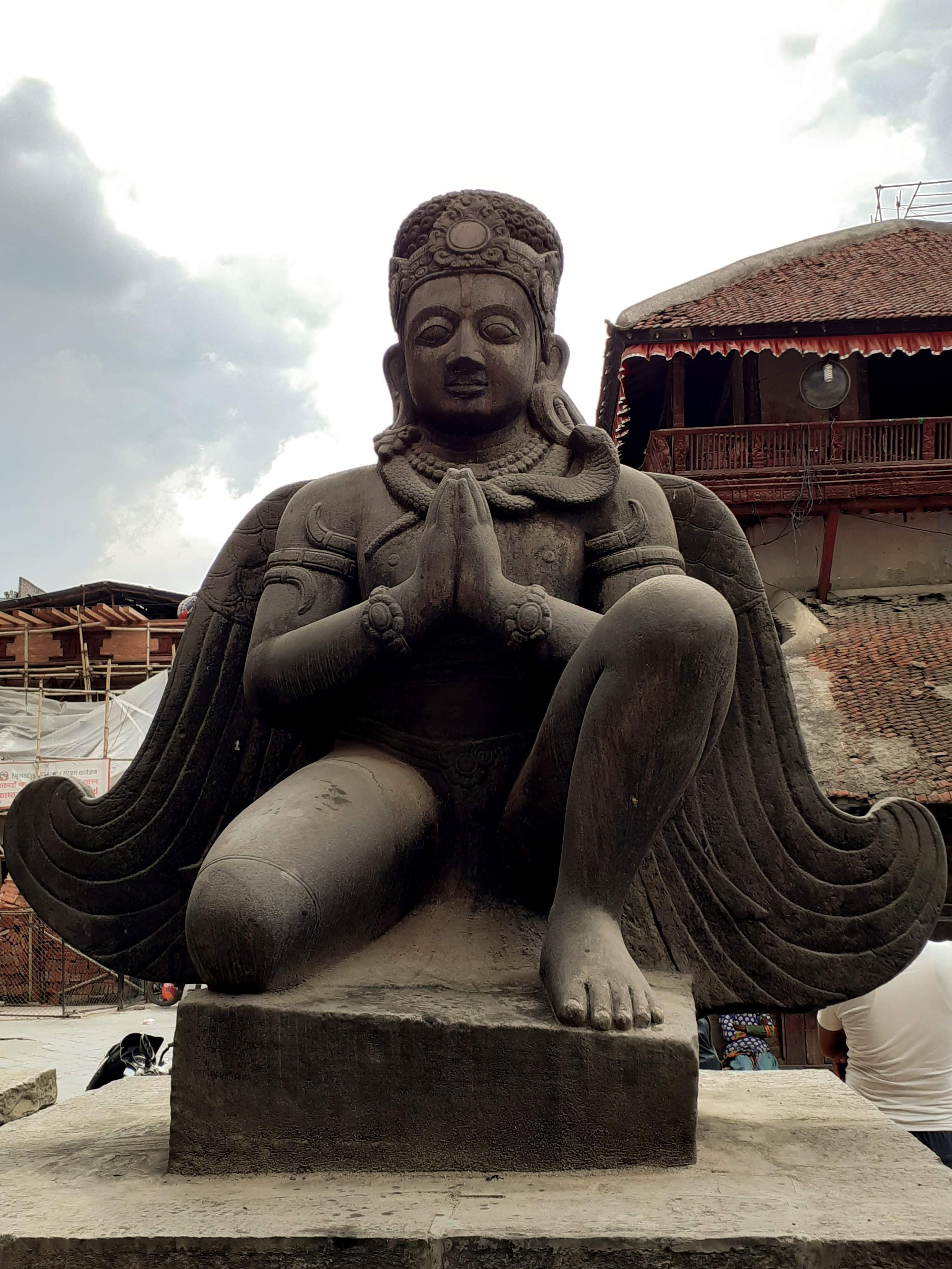 Majestic Stone Statue of Hindu Deity Outdoors · Free Stock Photo