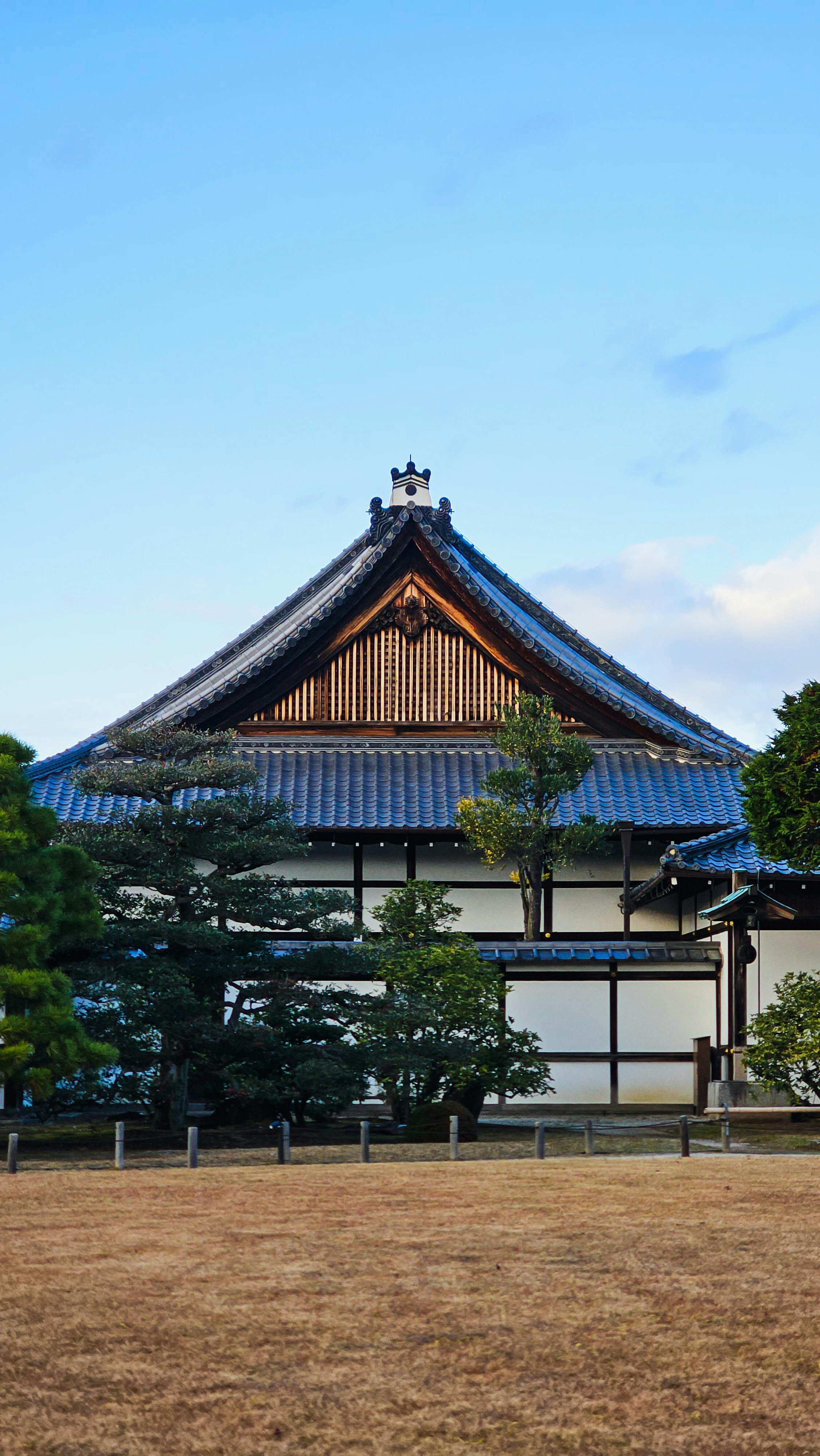 Traditional Japanese Temple Architecture in Kyoto · Free Stock Photo
