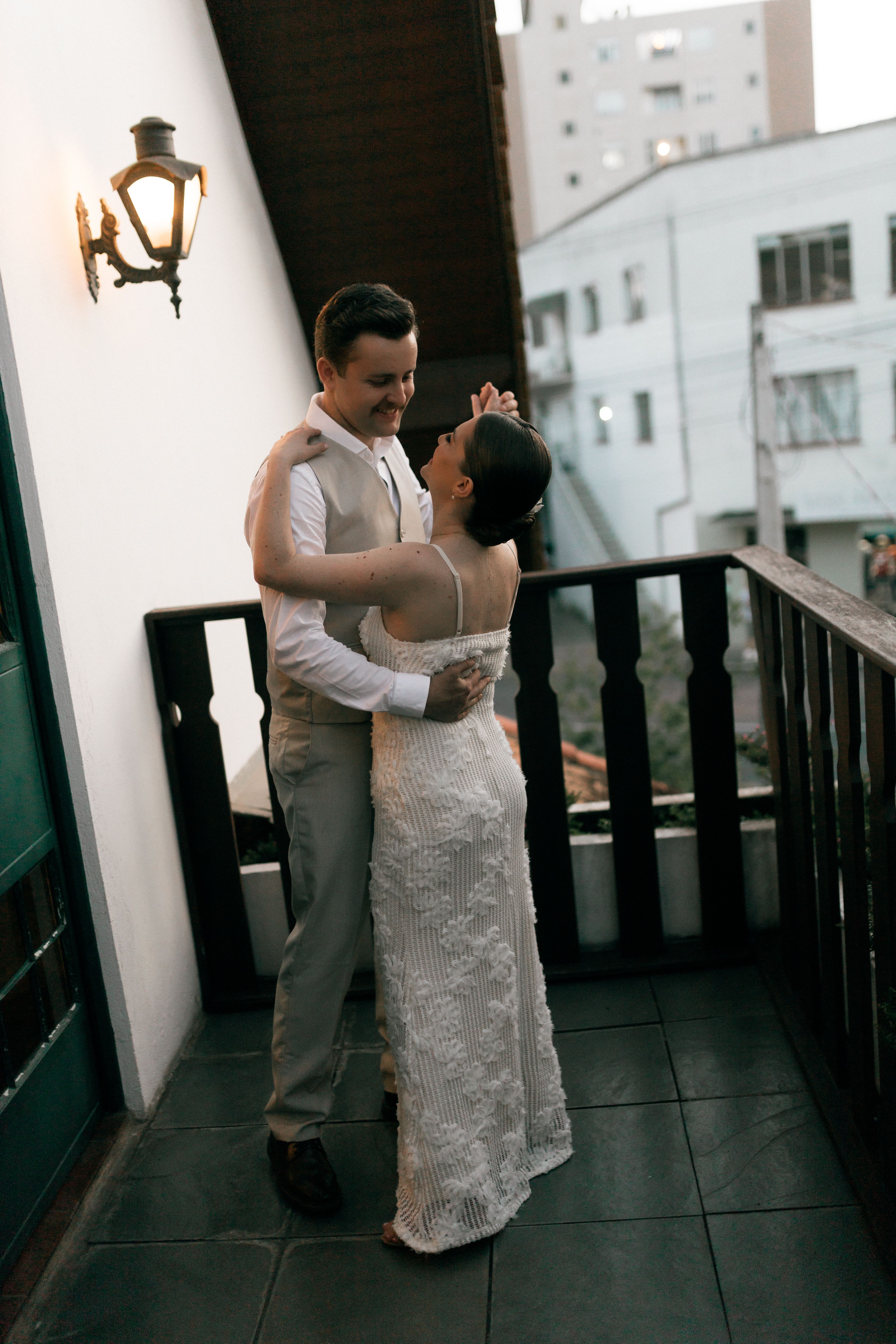 Romantic Twilight Balcony Dance for Couple · Free Stock Photo