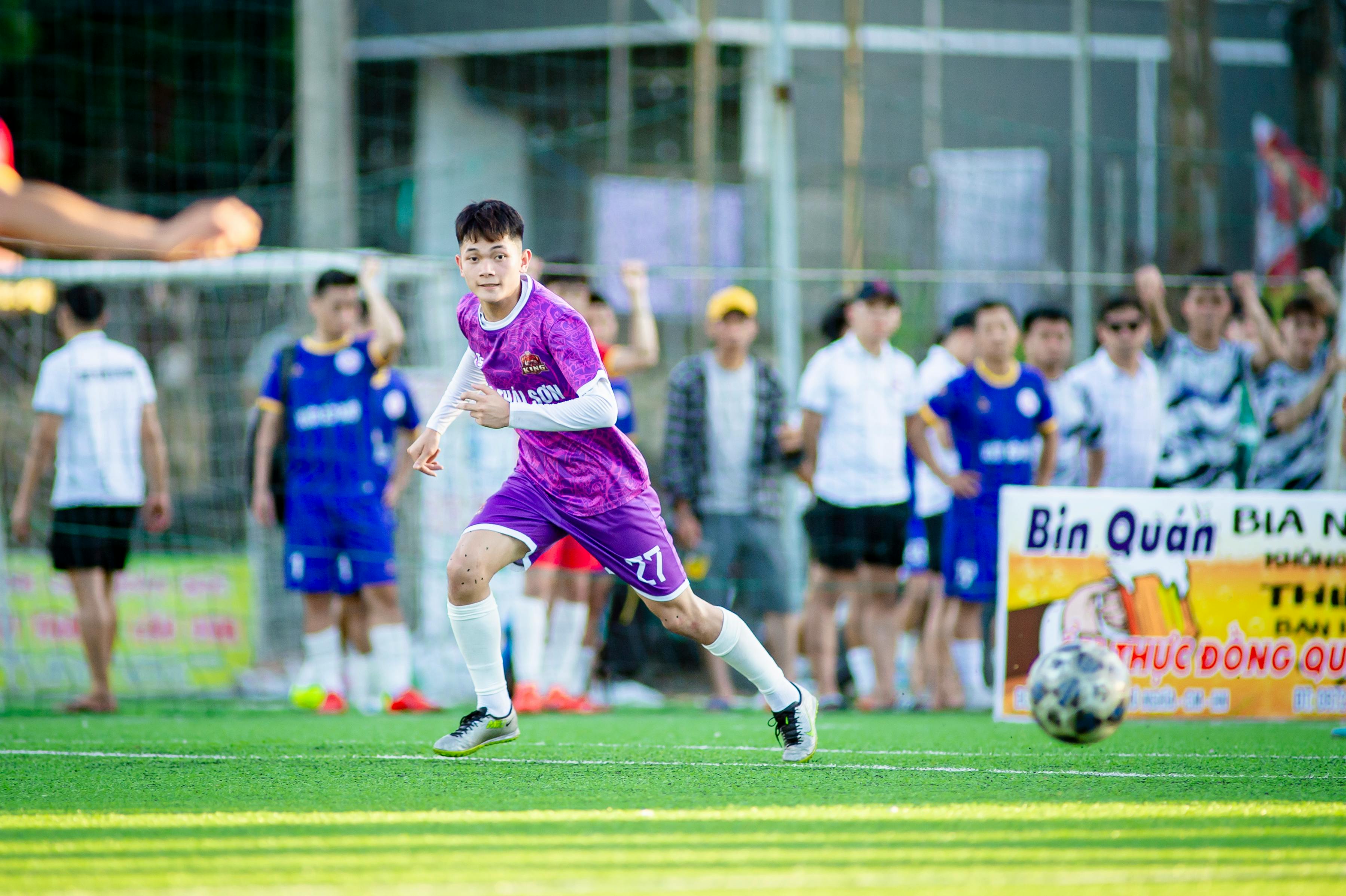 Football Player Photos, Download The BEST Free Football Player Stock ...