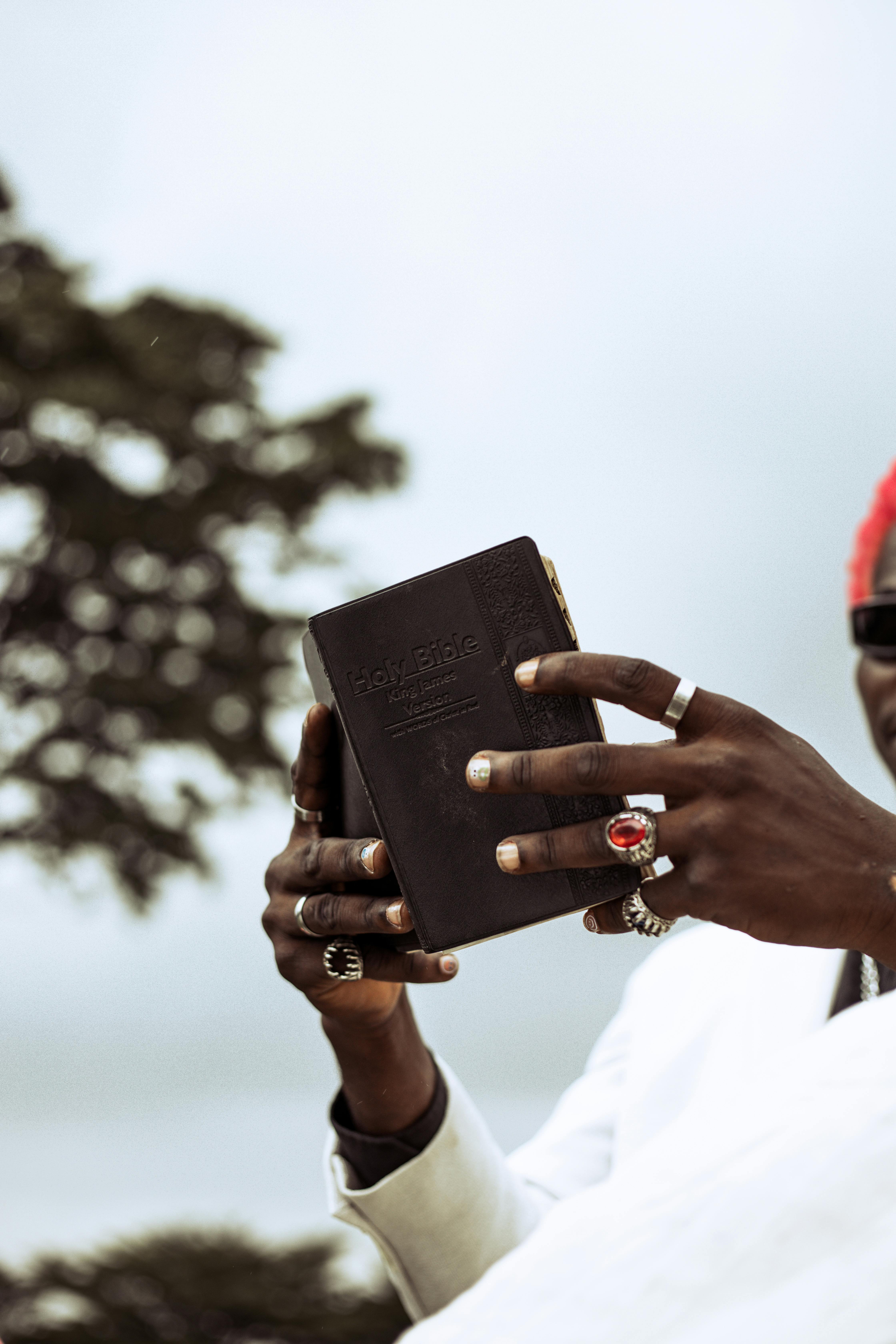 Holy Bible Photos, Download The BEST Free Holy Bible Stock Photos & HD ...