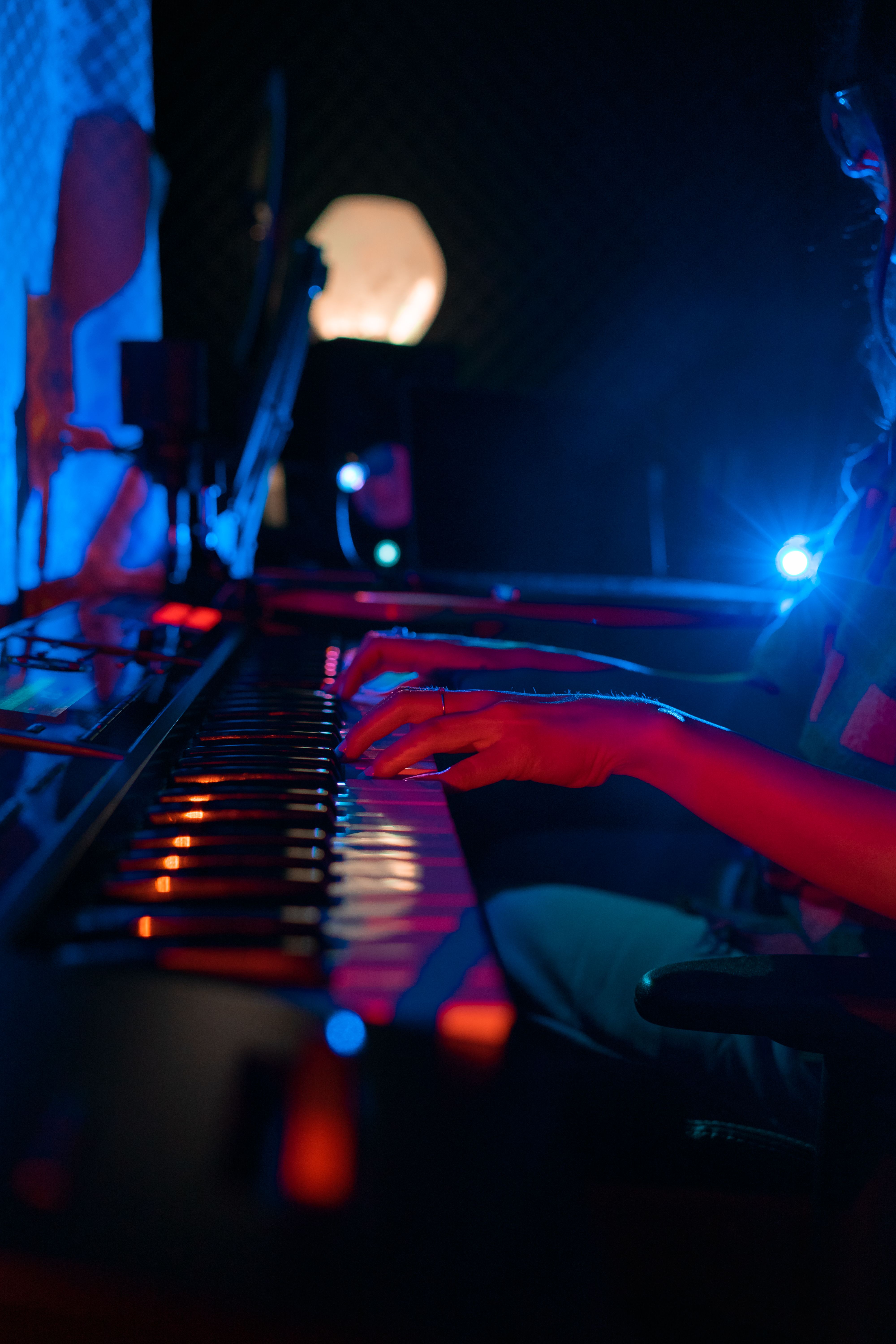 Deafening Sound Photos, Download The BEST Free Deafening Sound Stock ...