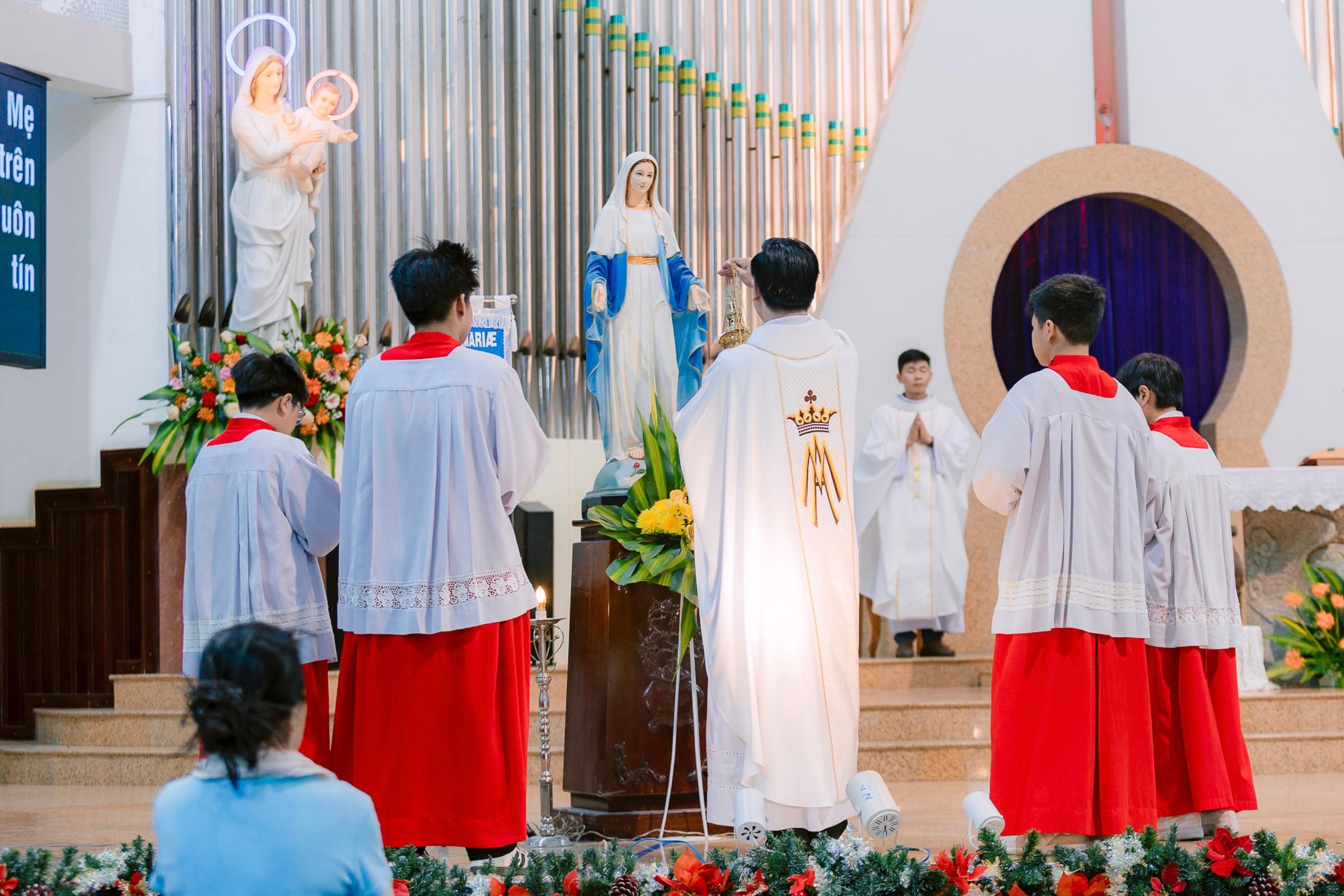 Easter Church Service Photos, Download The BEST Free Easter Church ...