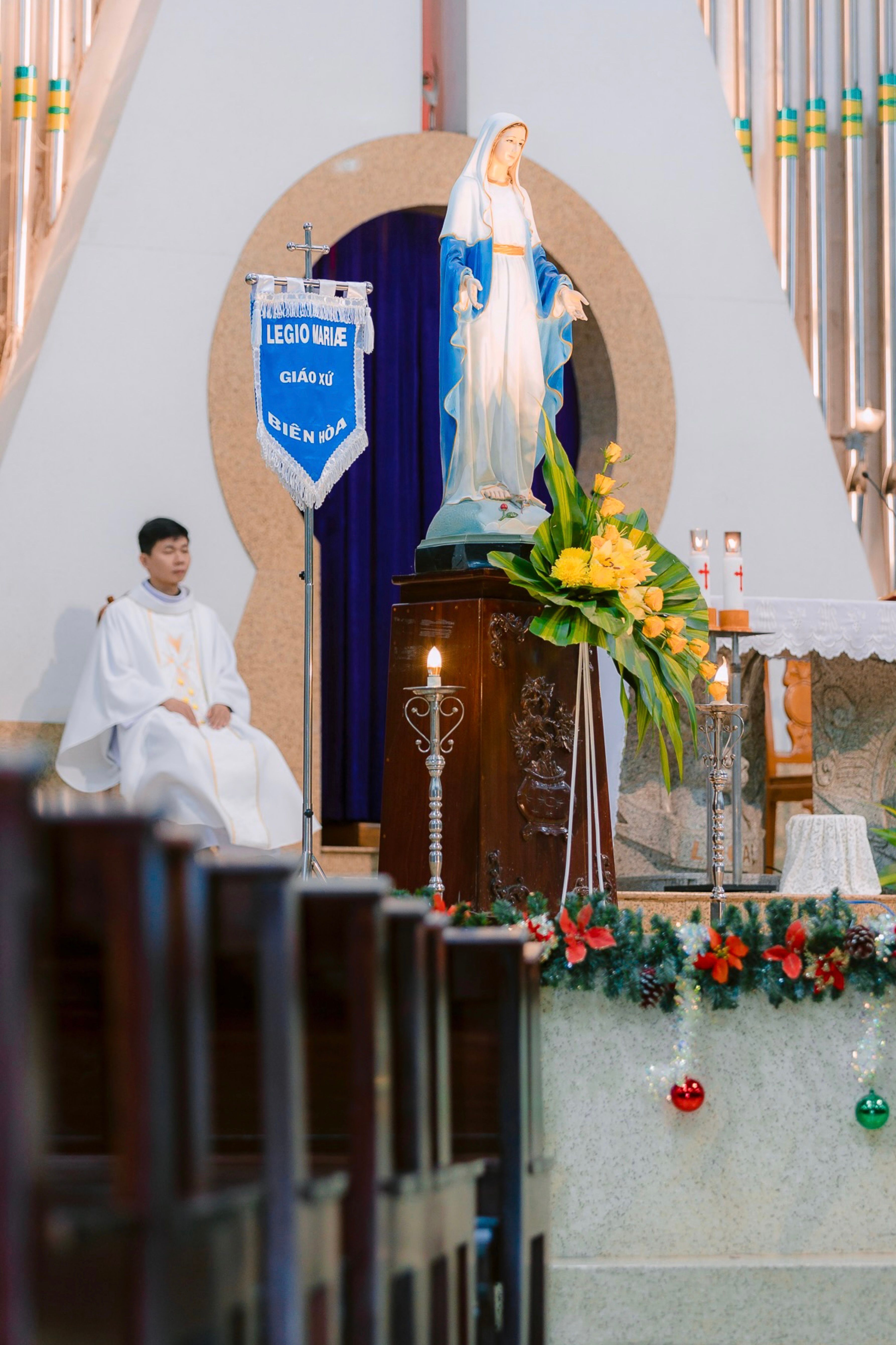 Catholic Church Interior with Virgin Mary Statue · Free Stock Photo