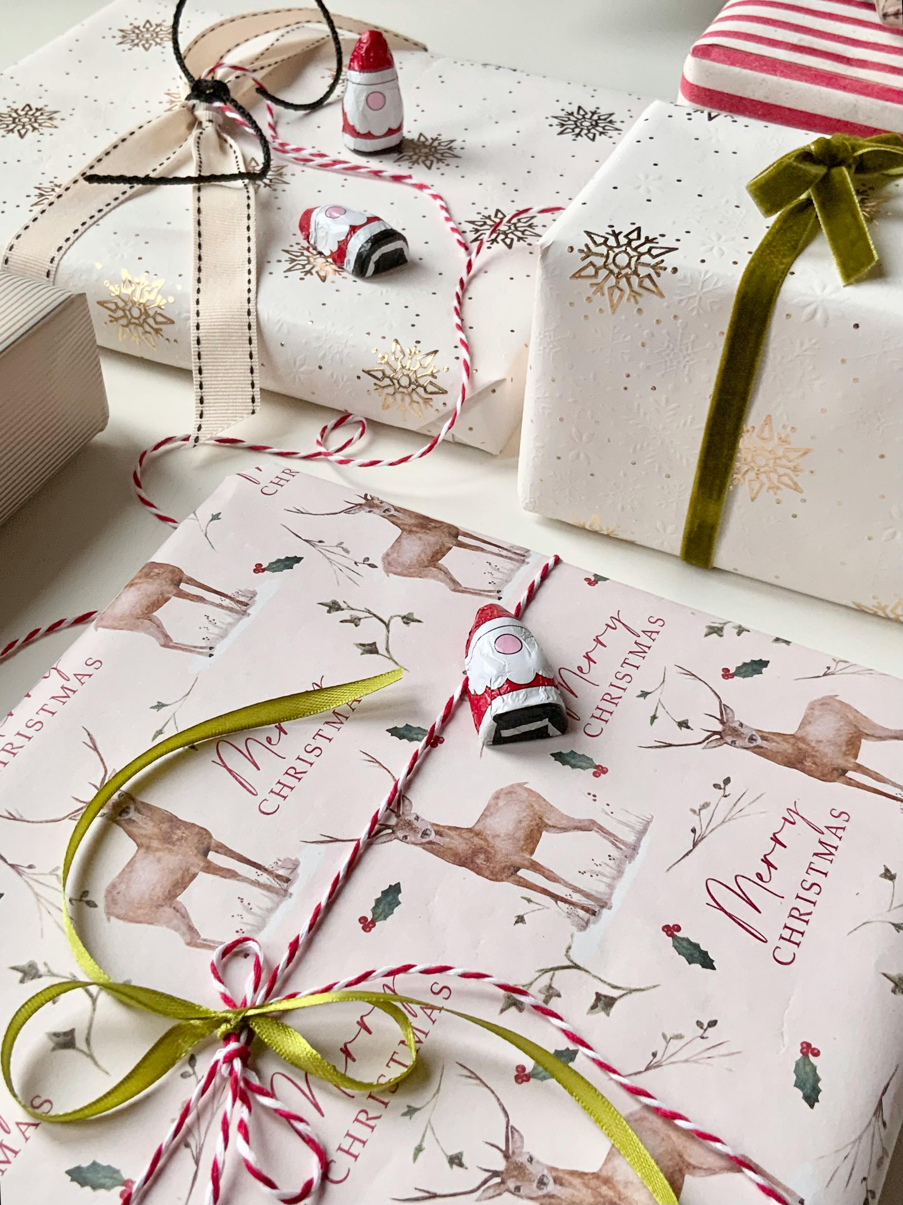 Gift Wrapping Photos, Download The BEST Free Gift Wrapping Stock Photos ...