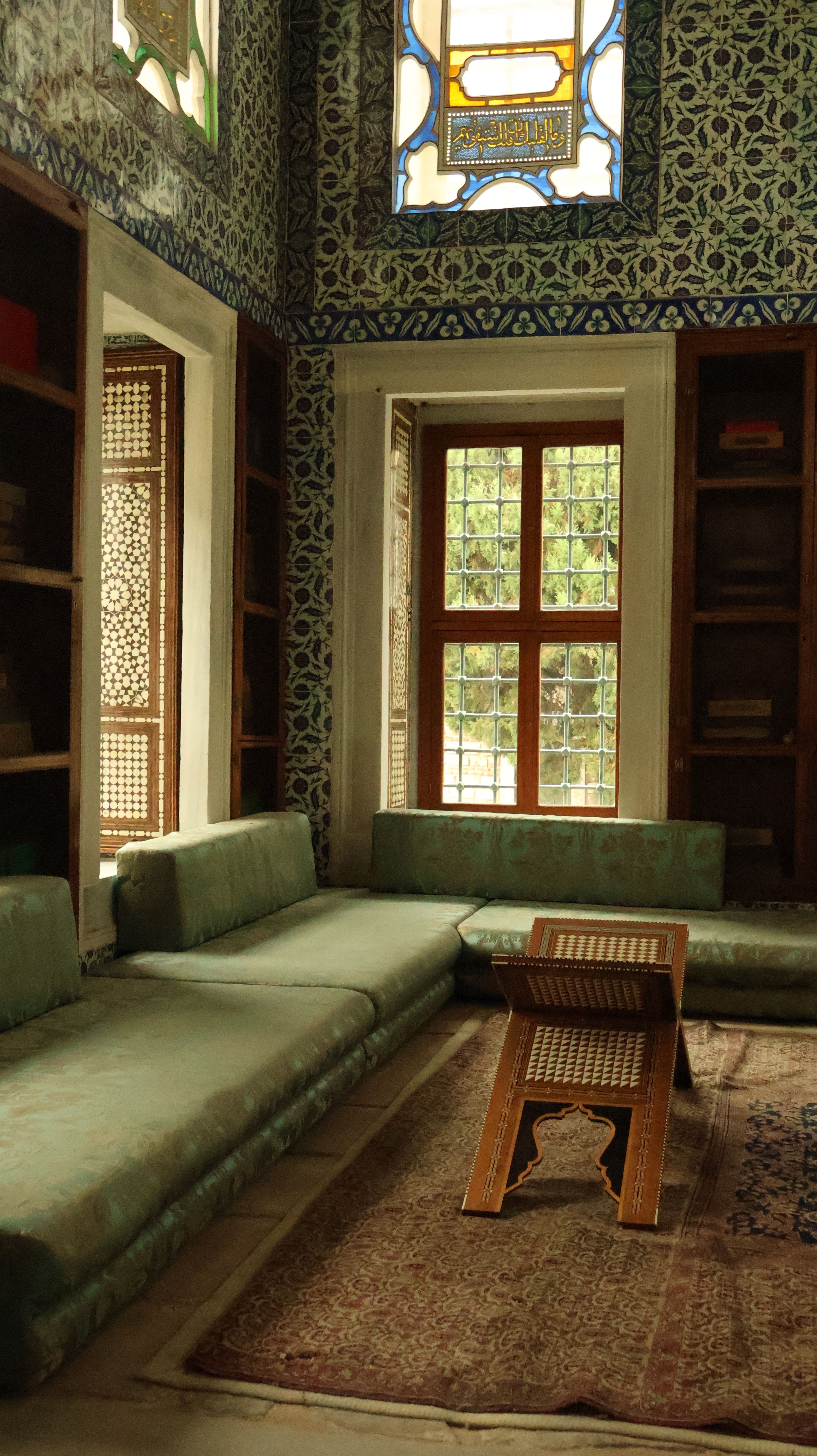 Traditional Ottoman Interior with Decorative Tiles · Free Stock Photo