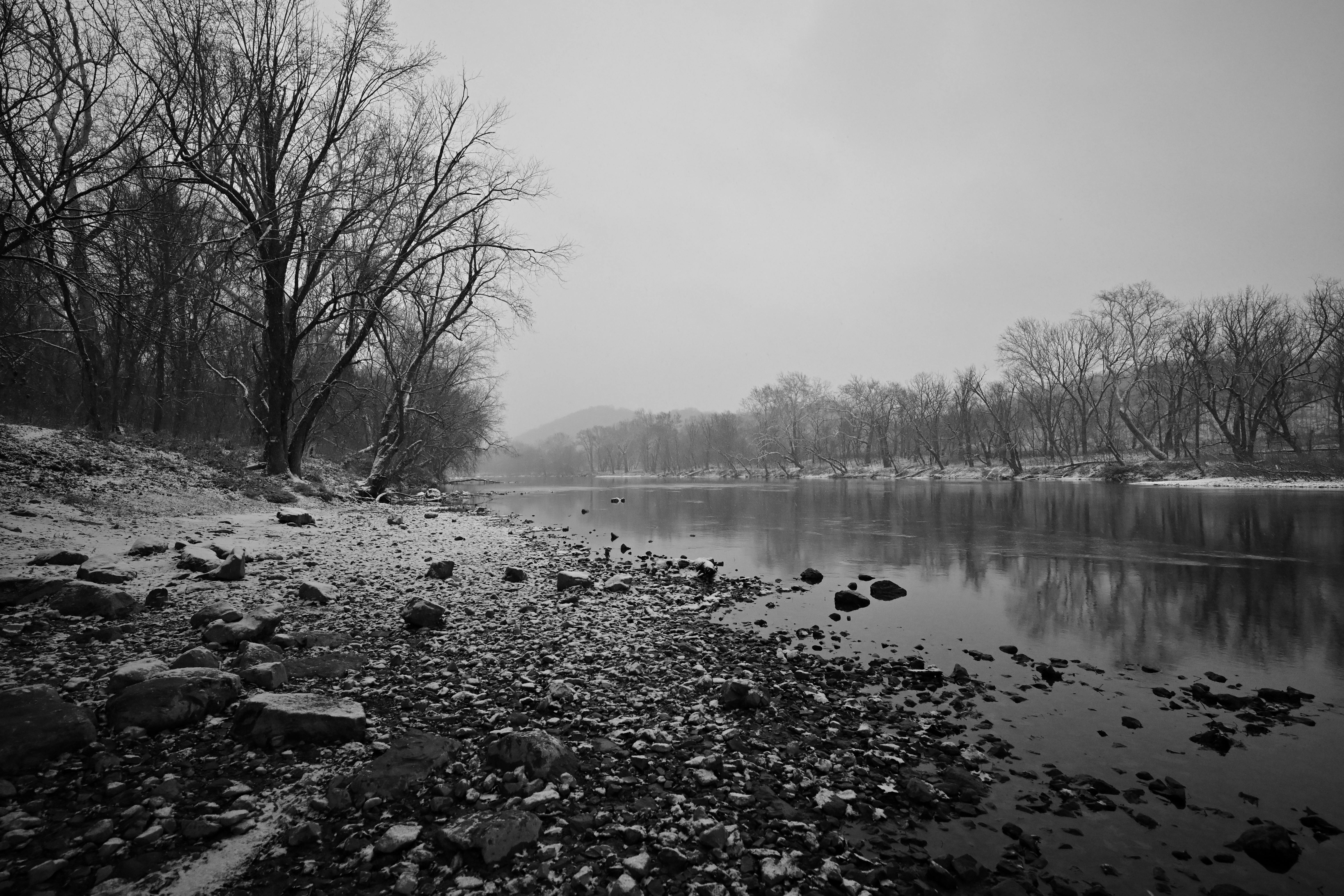 Serene Winter Morning on Shenandoah River · Free Stock Photo
