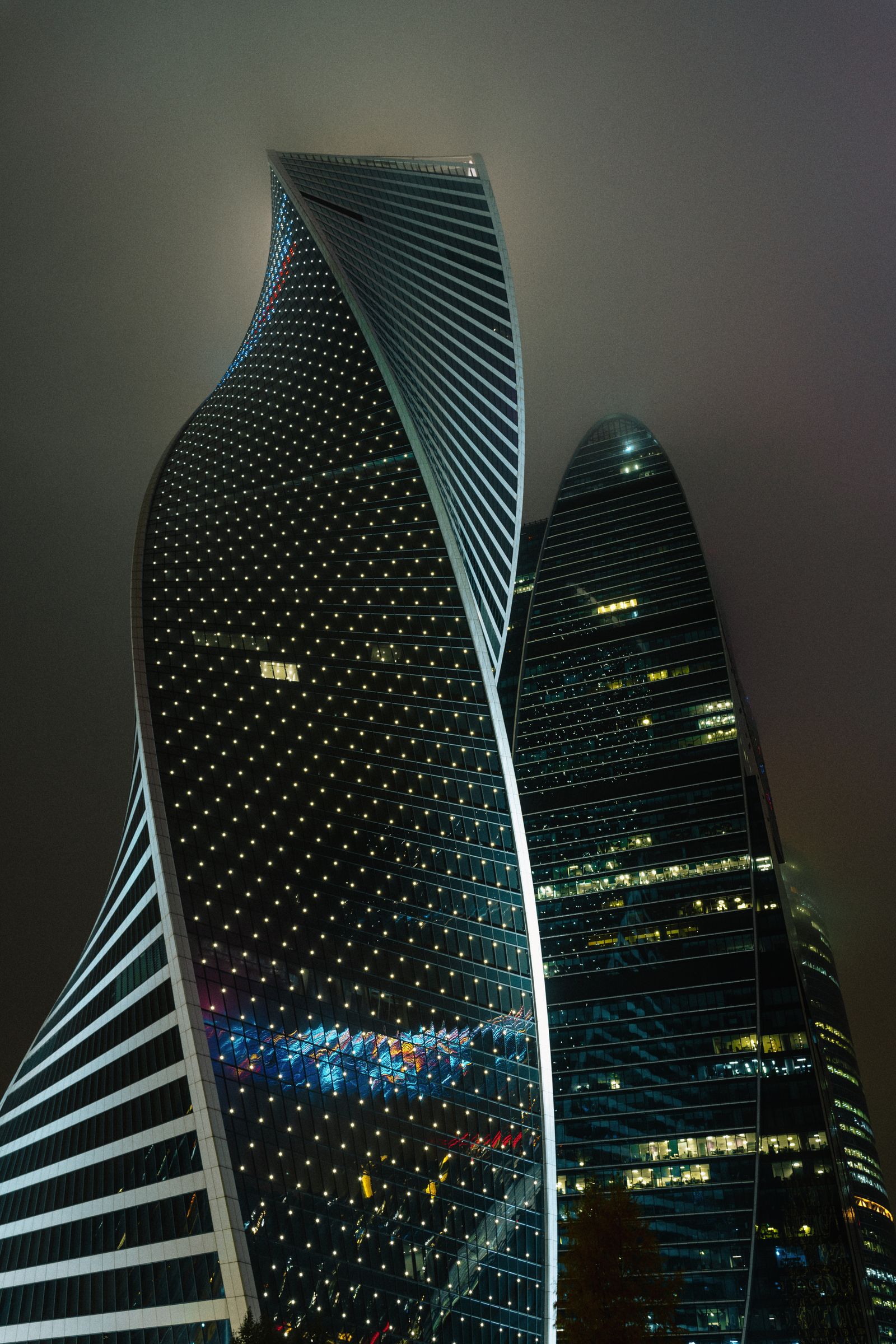Skyscraper Night Photos, Download The BEST Free Skyscraper Night Stock ...
