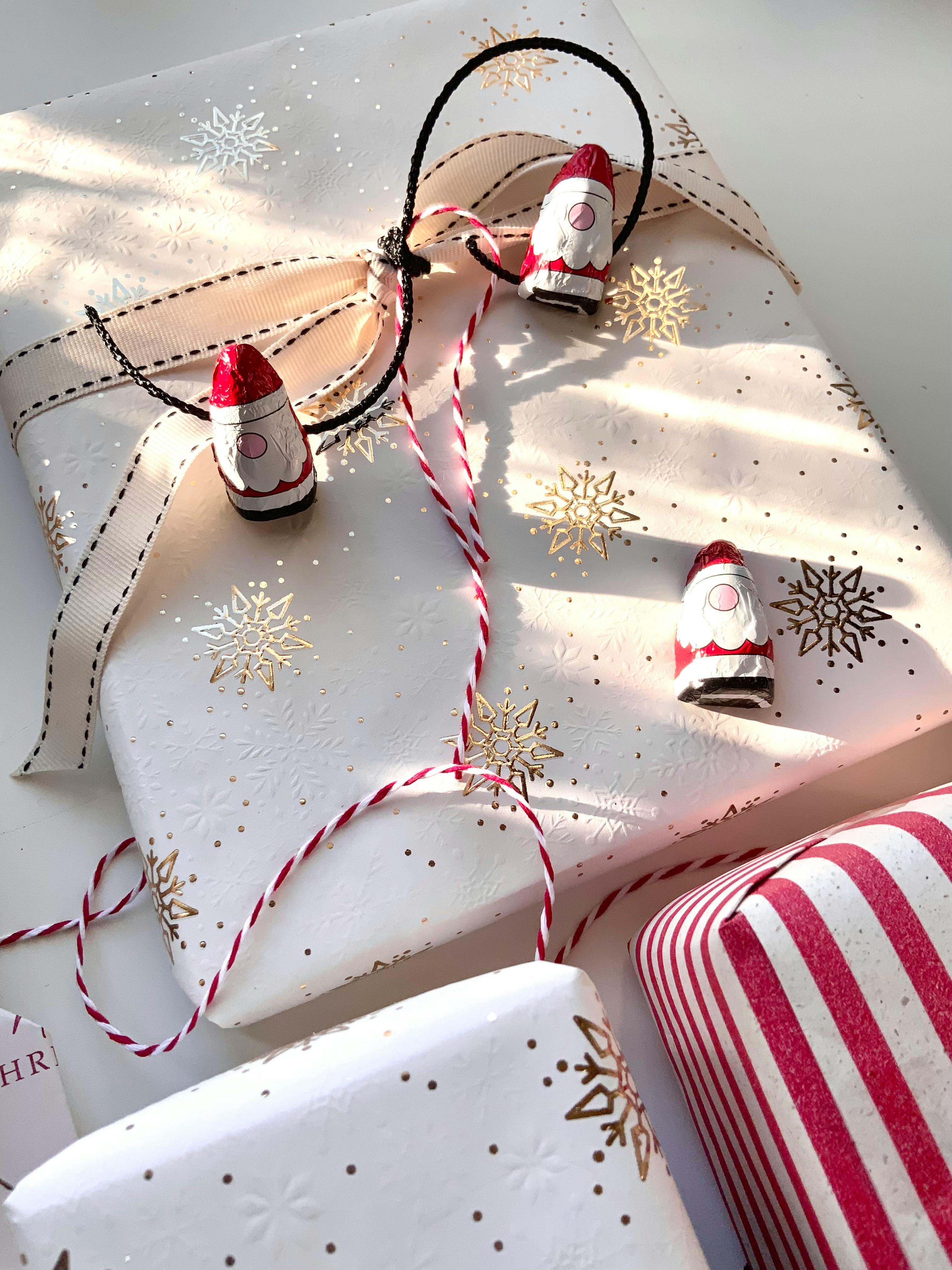 Secret Santa Photos, Download The BEST Free Secret Santa Stock Photos ...