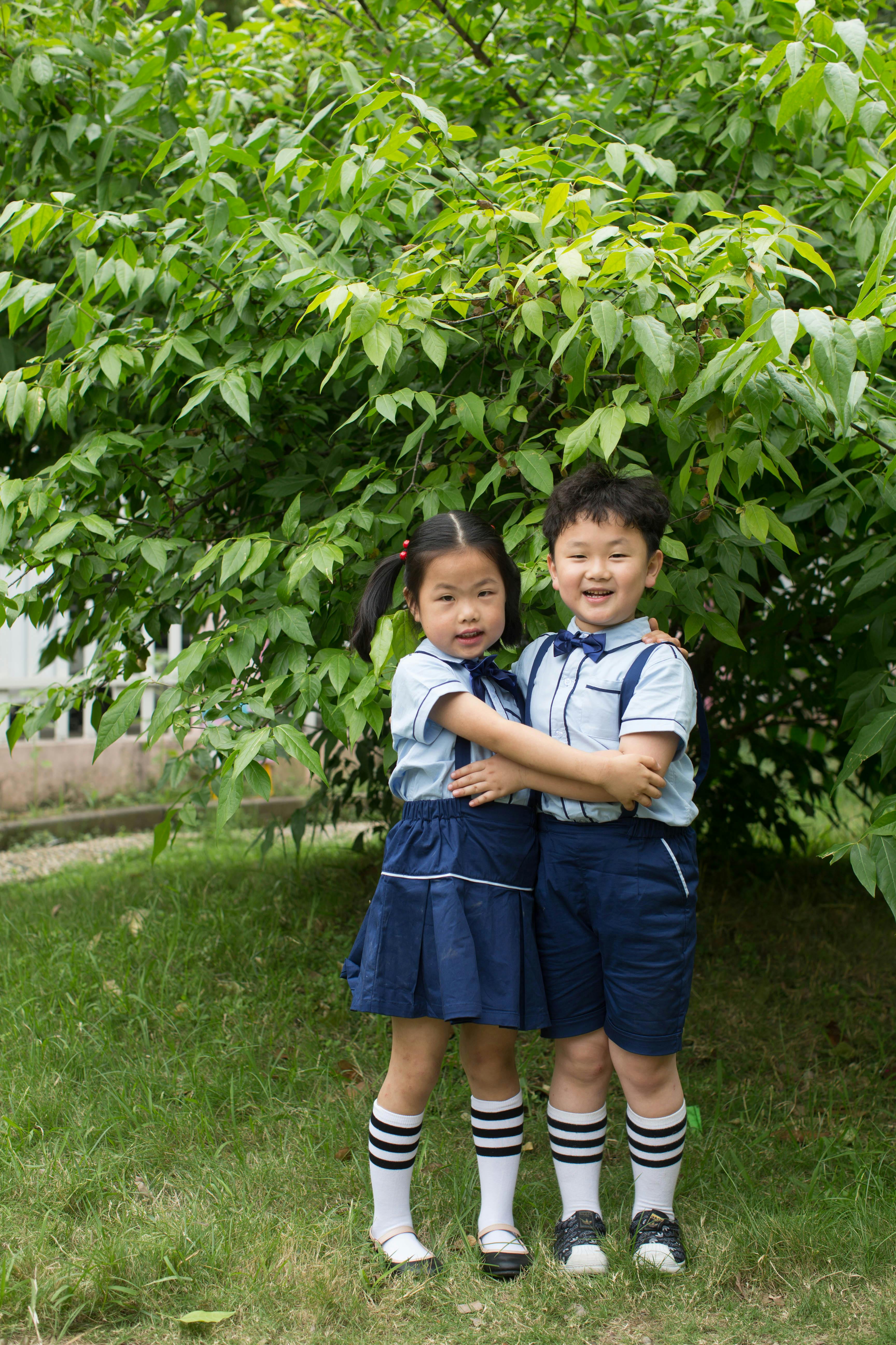 Family Hugging Photos, Download The BEST Free Family Hugging Stock ...