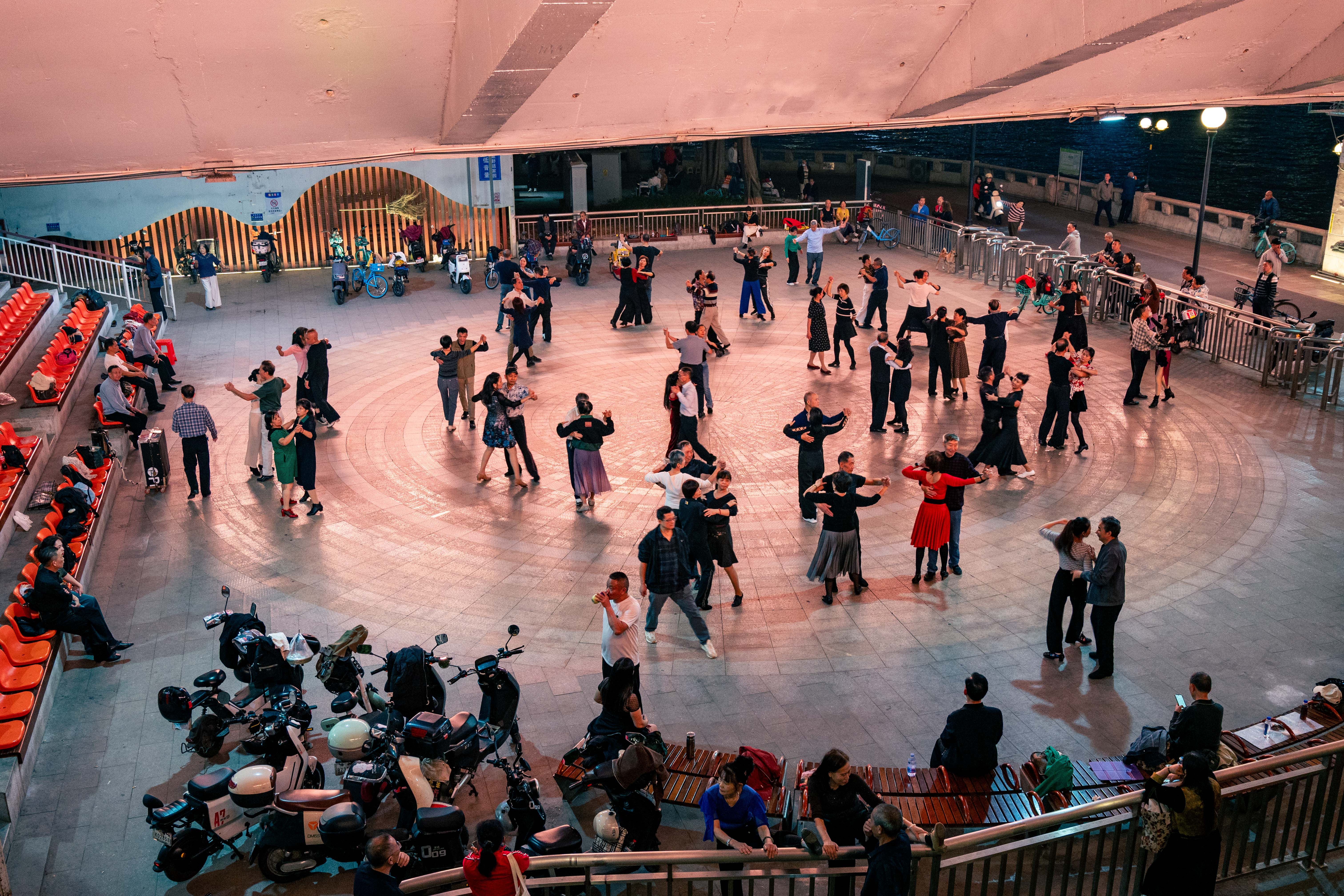People Dancing Photos, Download The BEST Free People Dancing Stock ...