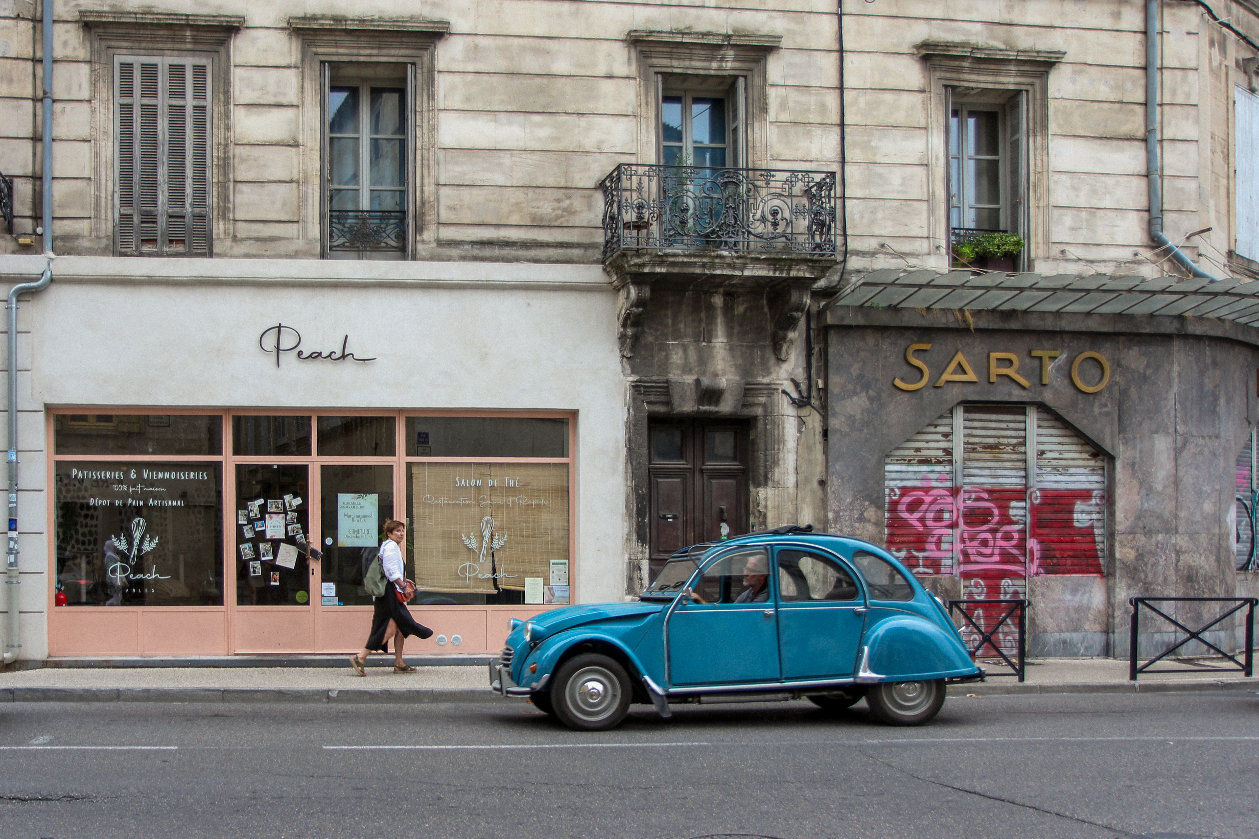 Vintage Car on Aix-en-Provence Street Scene · Free Stock Photo