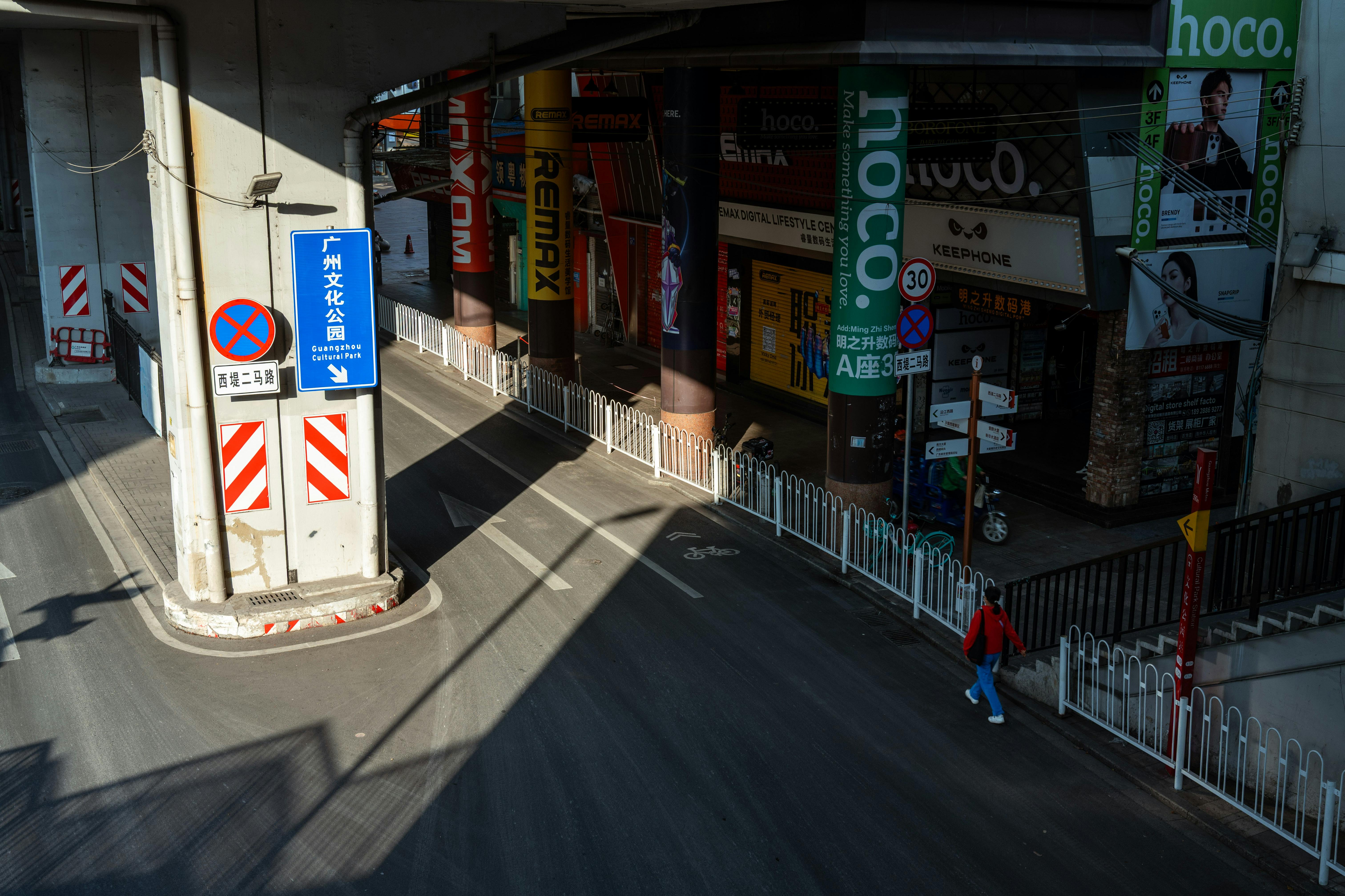 Hoarding Photos, Download The BEST Free Hoarding Stock Photos & HD Images