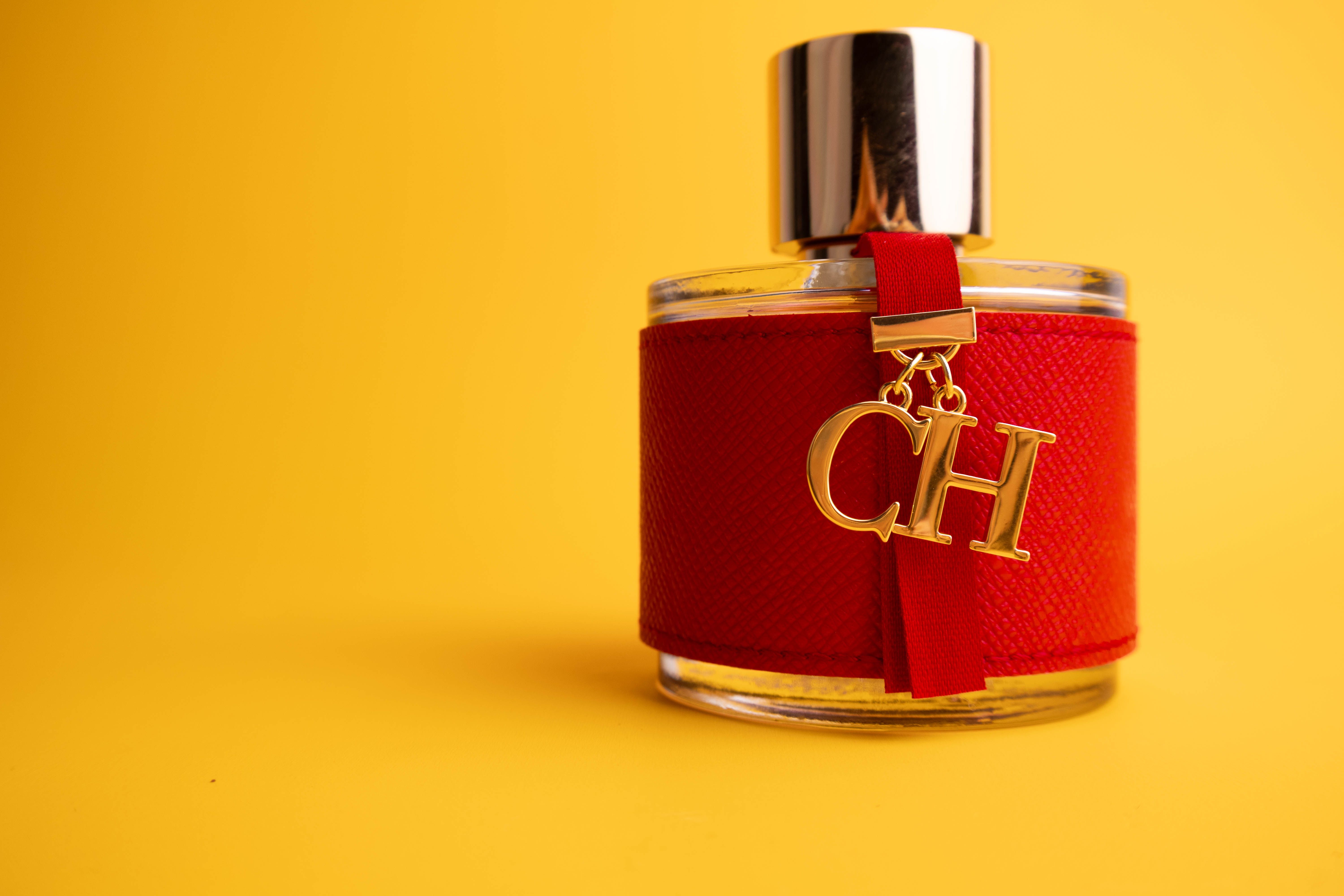 Perfumes Brand Photos, Download The BEST Free Perfumes Brand Stock ...