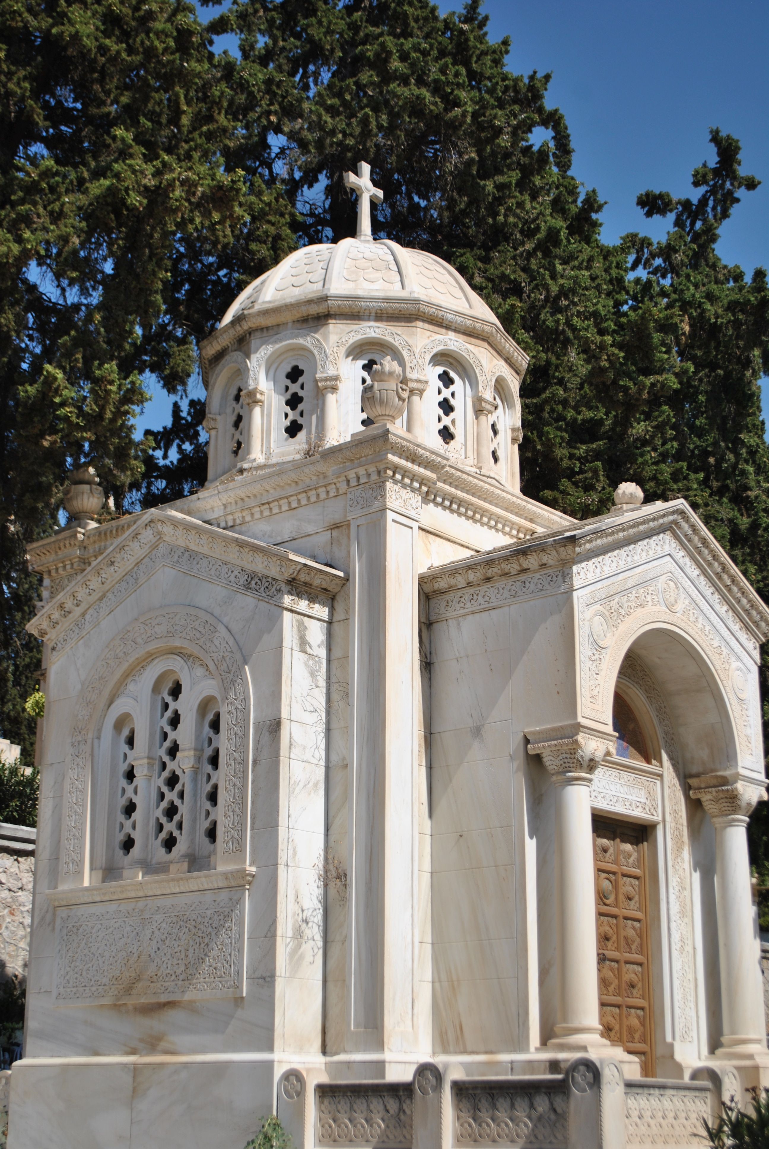 Historical Byzantine Chapel in Sunny Outdoor Setting · Free Stock Photo