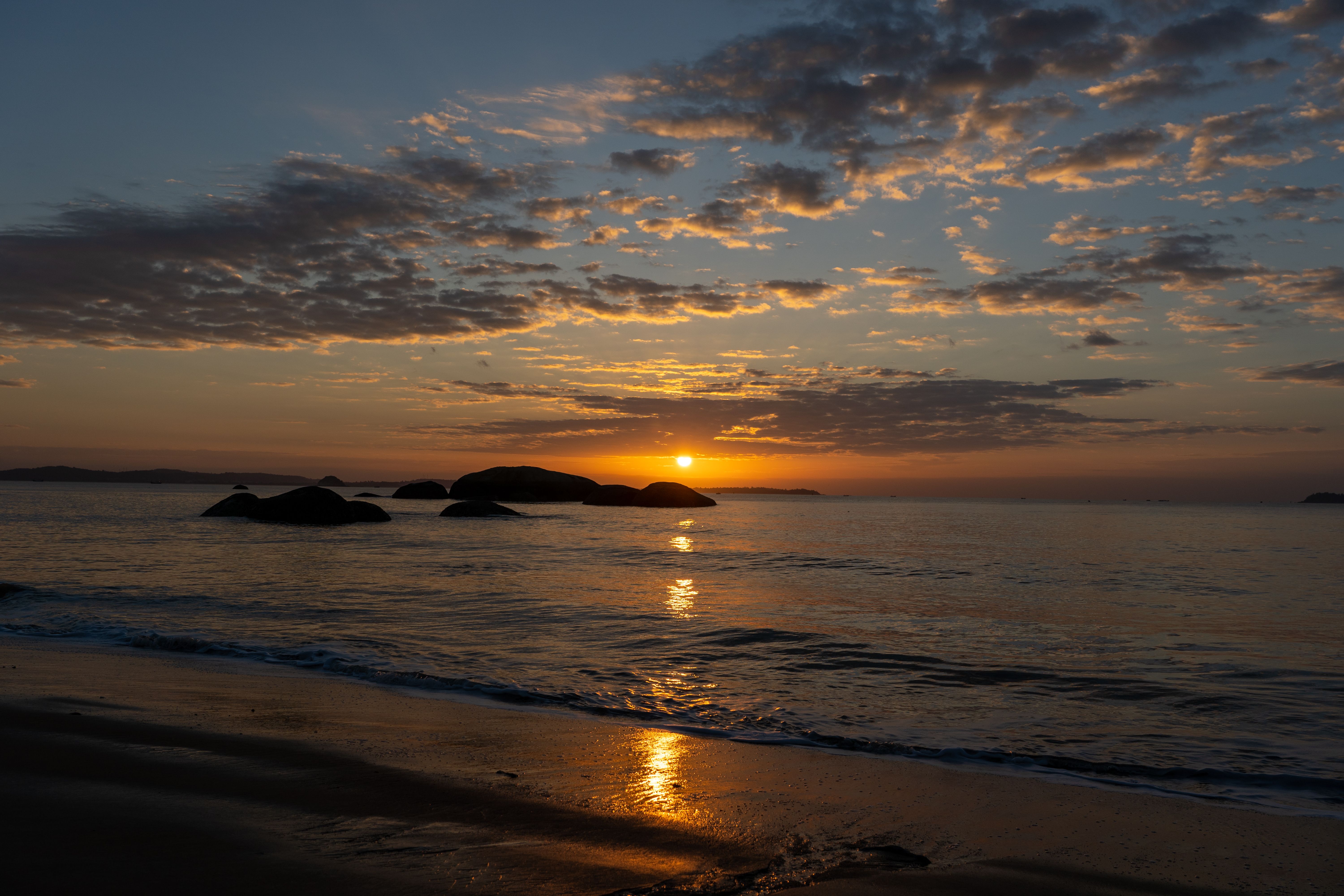 Beach Sunset With Rocks Photos, Download The BEST Free Beach Sunset ...