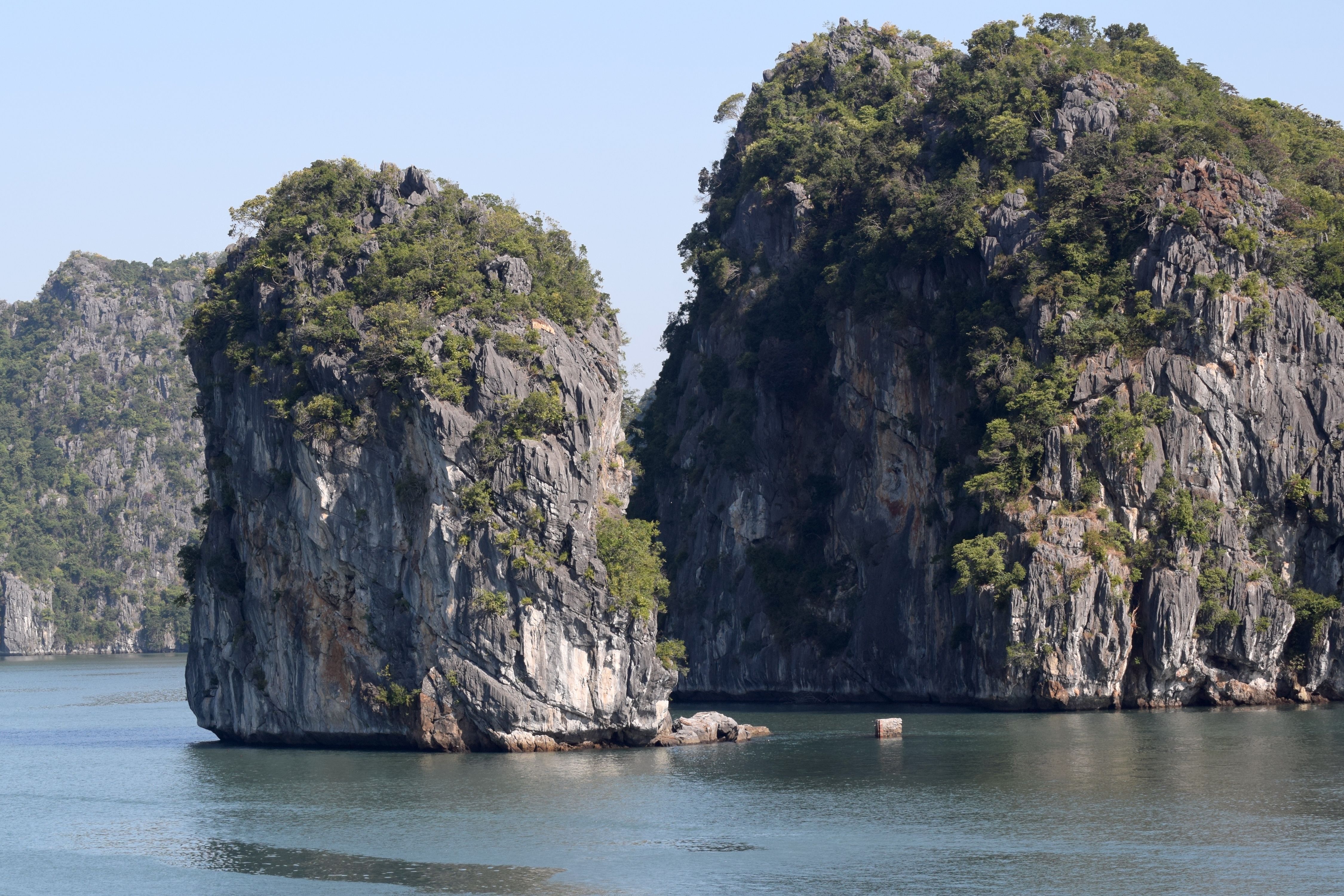 Majestic Limestone Cliffs of Ha Long Bay in Vietnam · Free Stock Photo